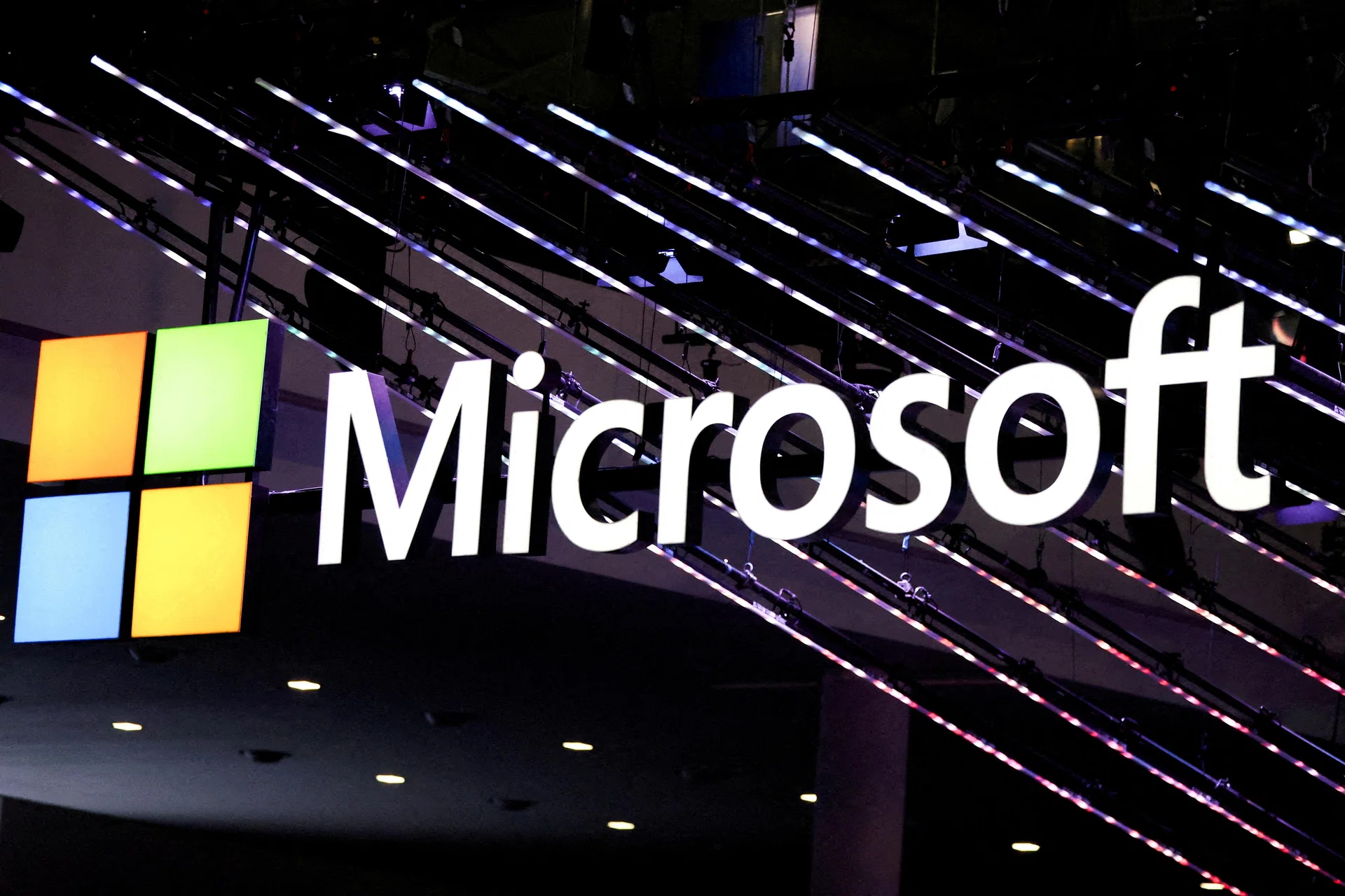 Microsoft announces 4 billion-euro data centre investment in France ...