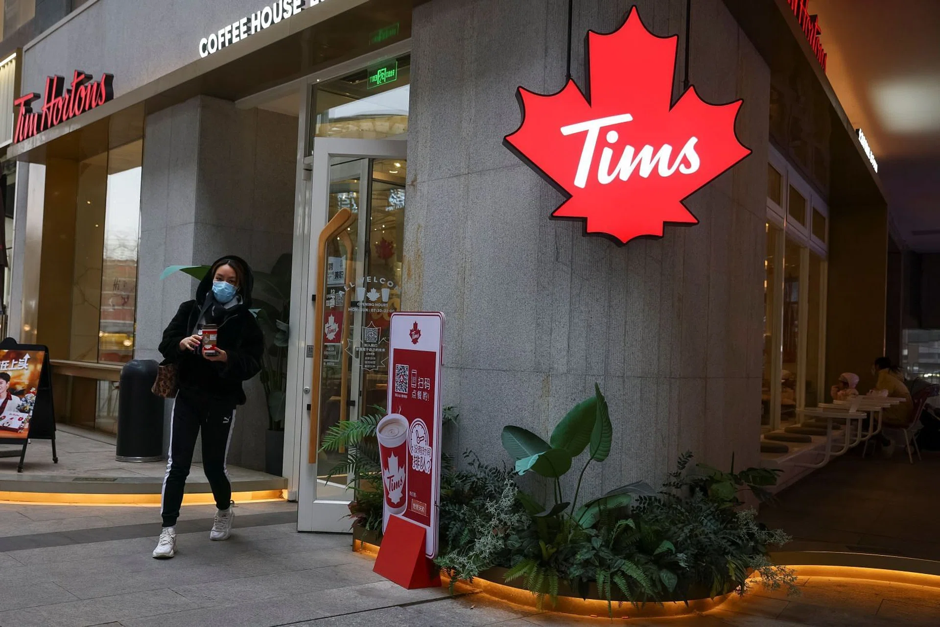 Tim Hortons China to open coffee shops in Metro's China stores - The ...