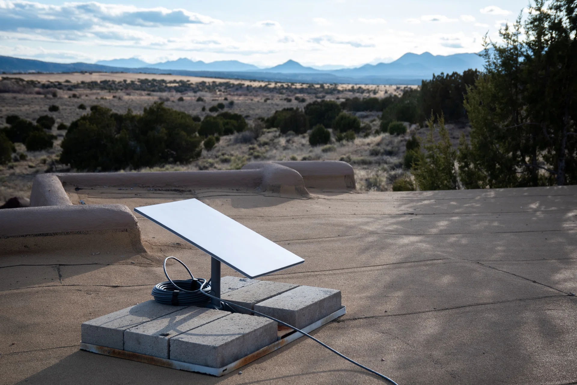 SpaceX gets US contract to expand Ukraine’s access to Starshield - The ...