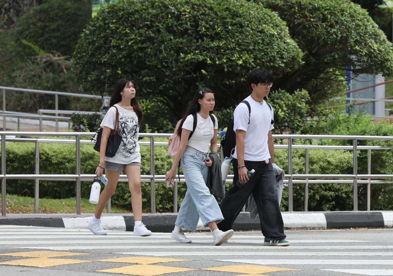 New graduate traineeships to start with 800 roles; Grab, Micron, OCBC ...