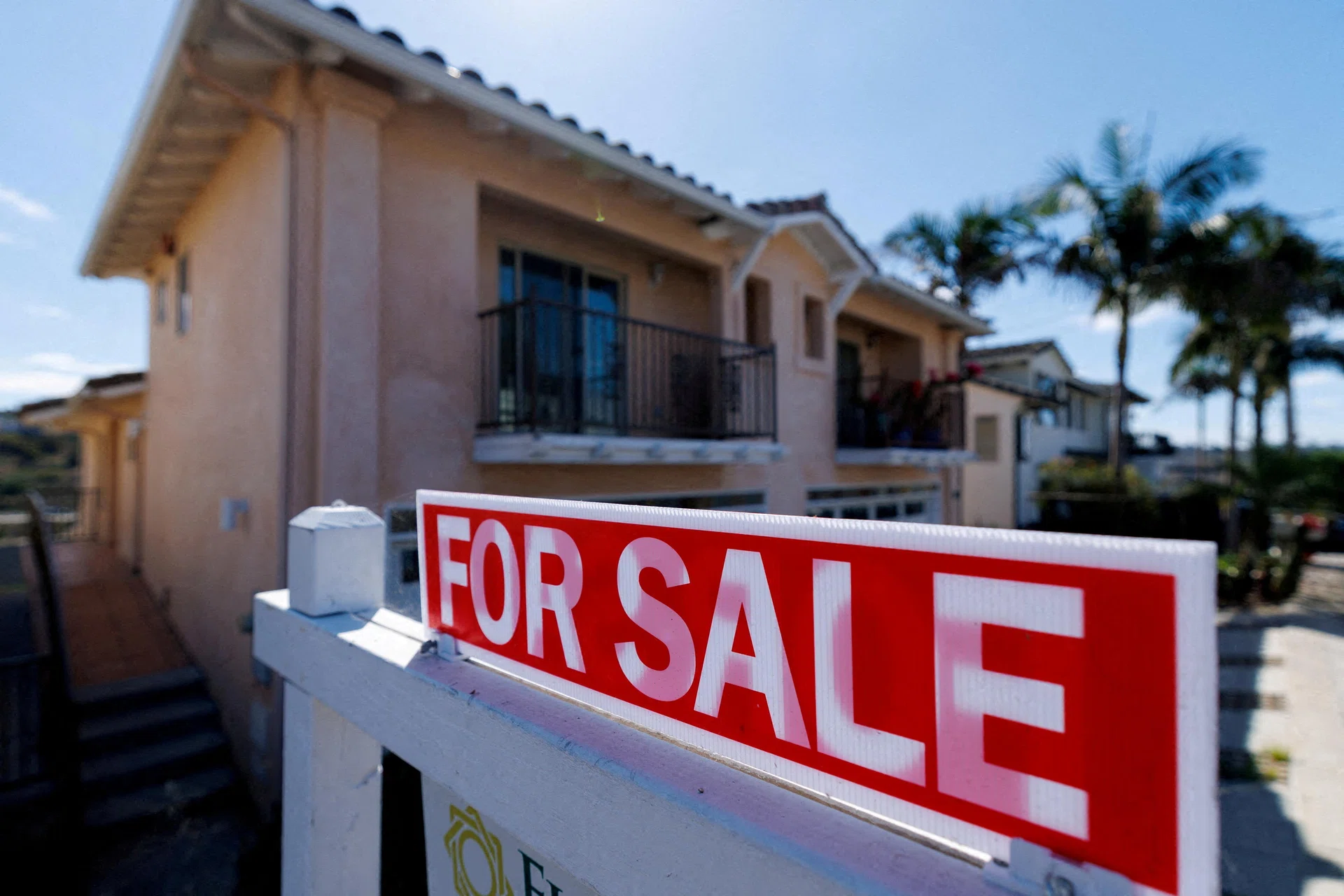 US existing home sales unexpectedly increase as mortgage rates decline ...