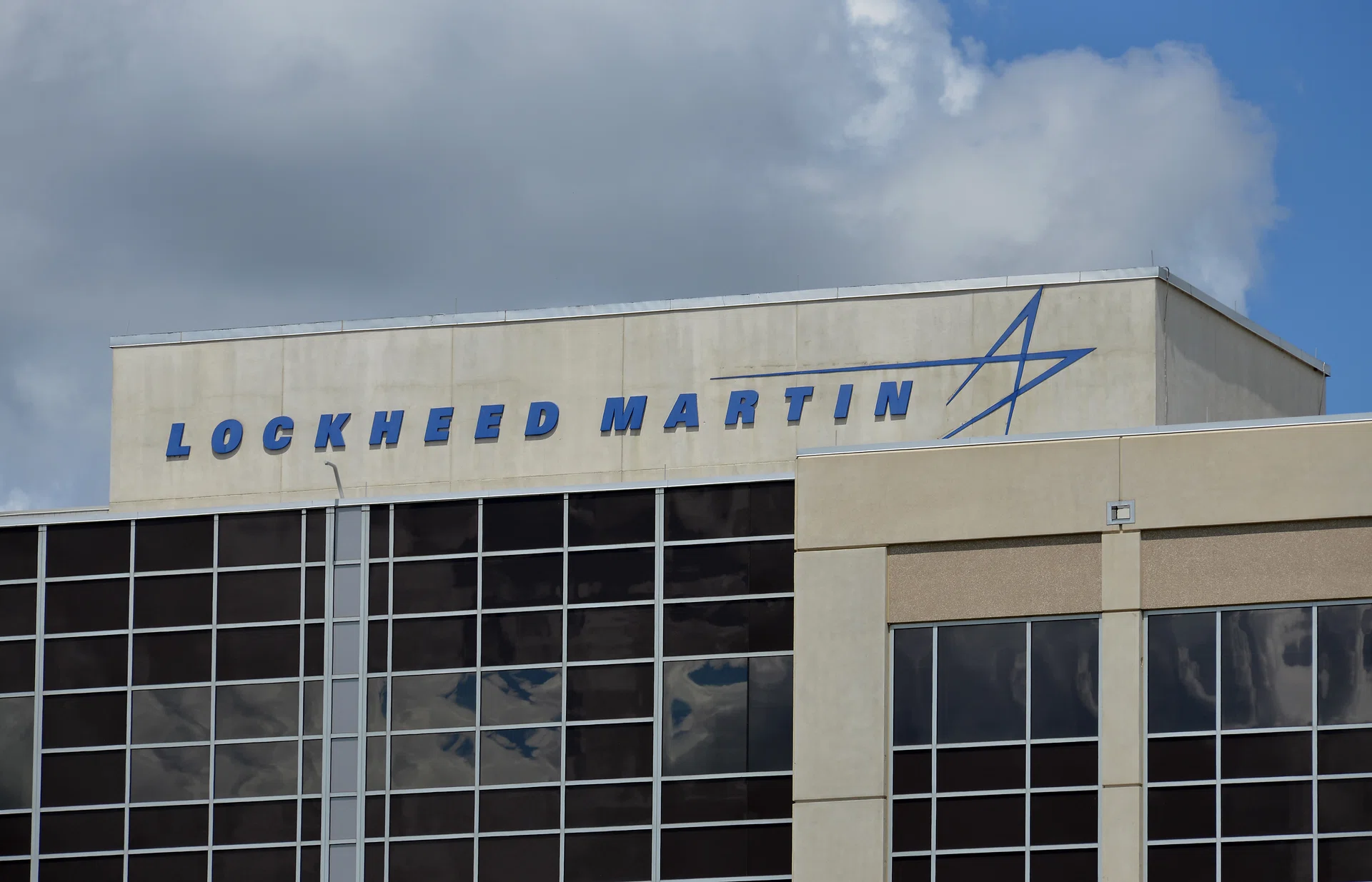 China imposes sanctions on Lockheed Martin, Raytheon over Taiwan arms ...