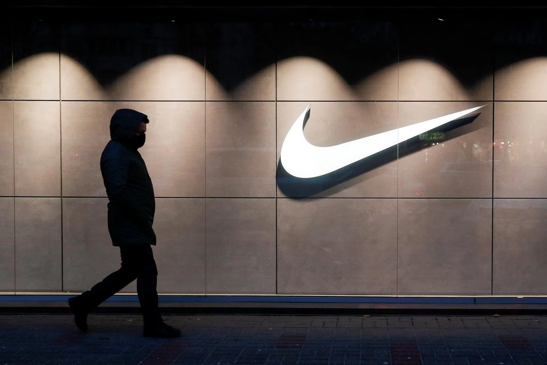 Nike executive leaves following report about son's business - The ...