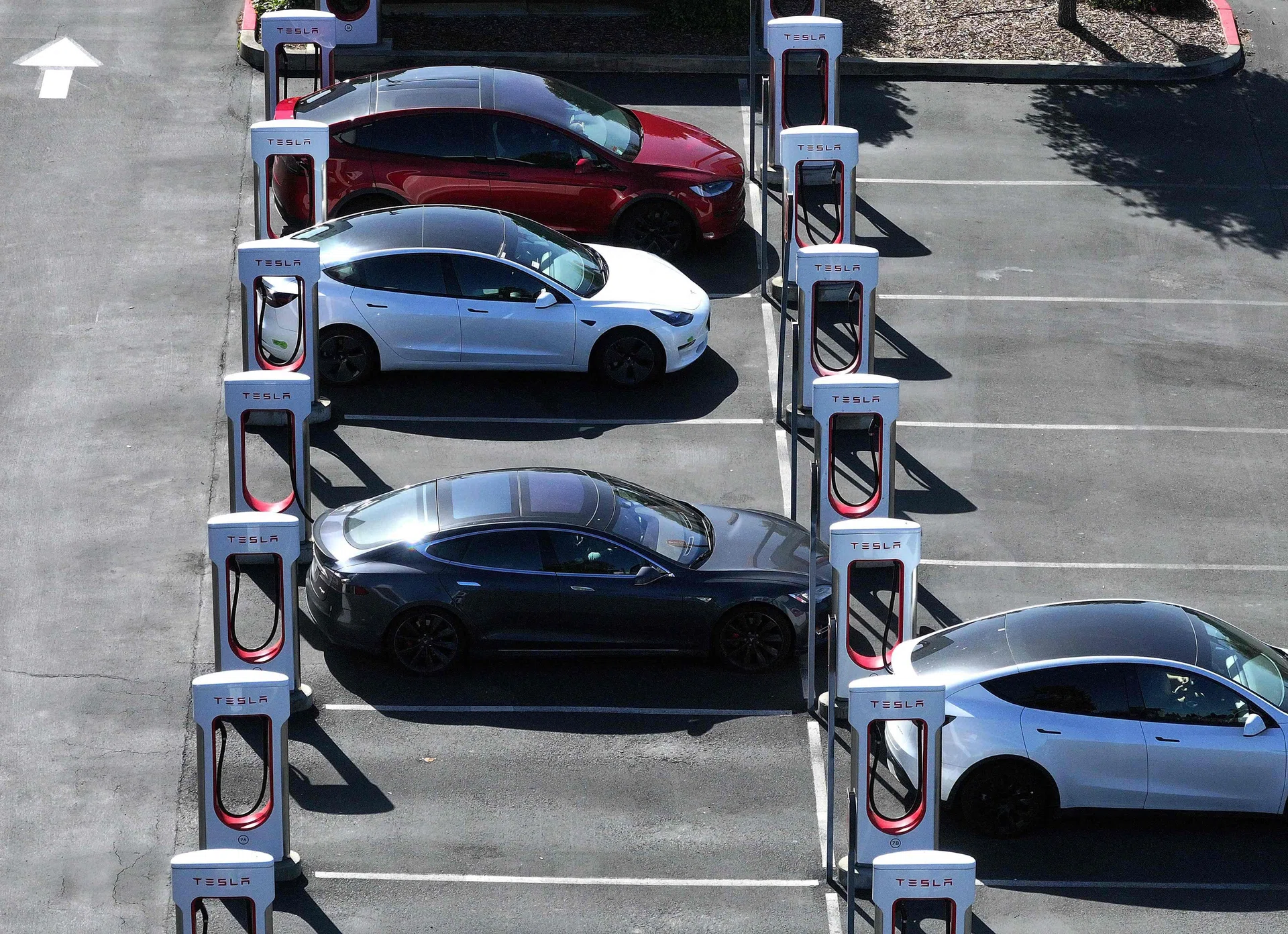 US unveils US$1.7 billion boost to electric vehicle manufacturing - The ...