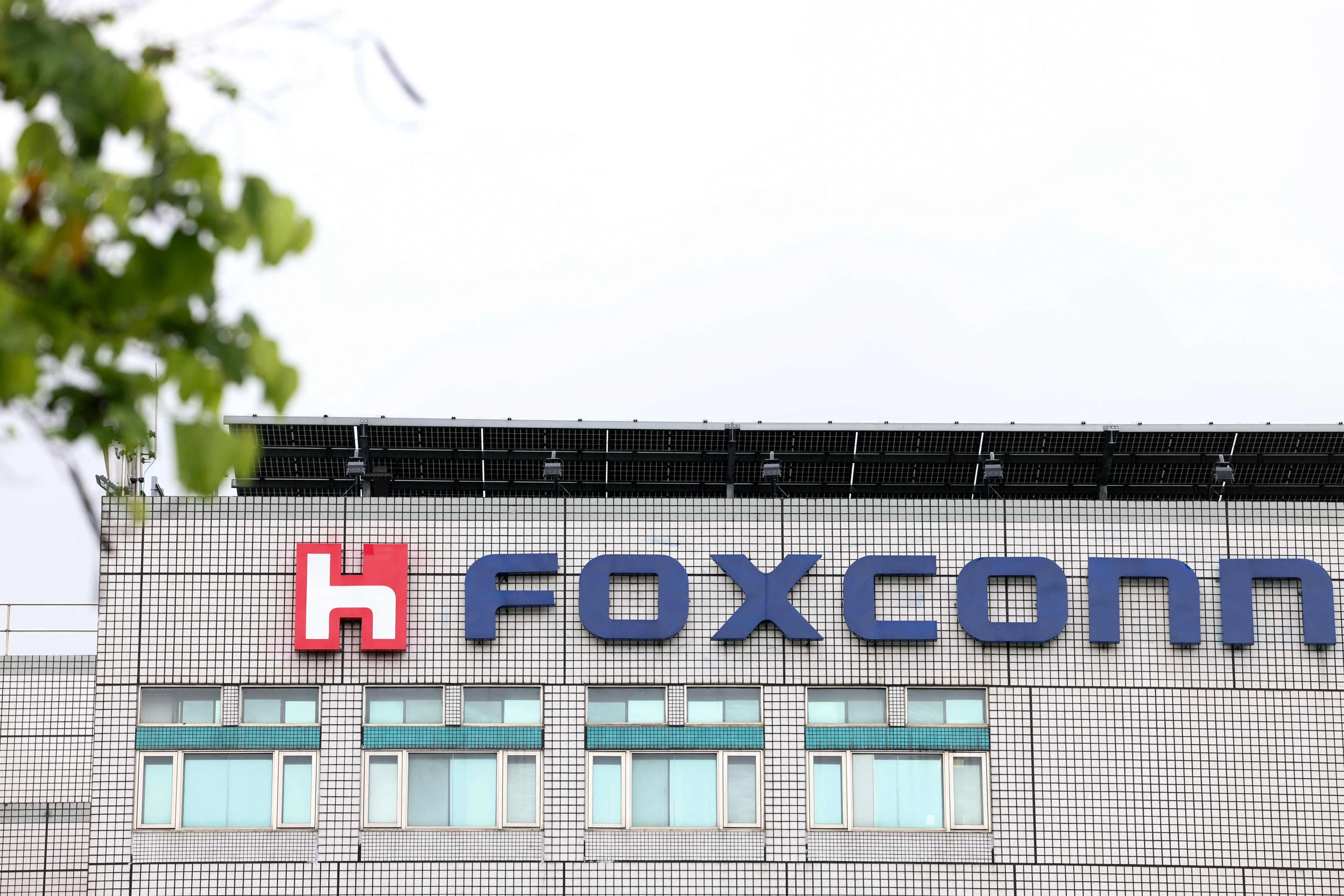 Foxconn reports record Q2 revenue, cautions about geopolitical and ...