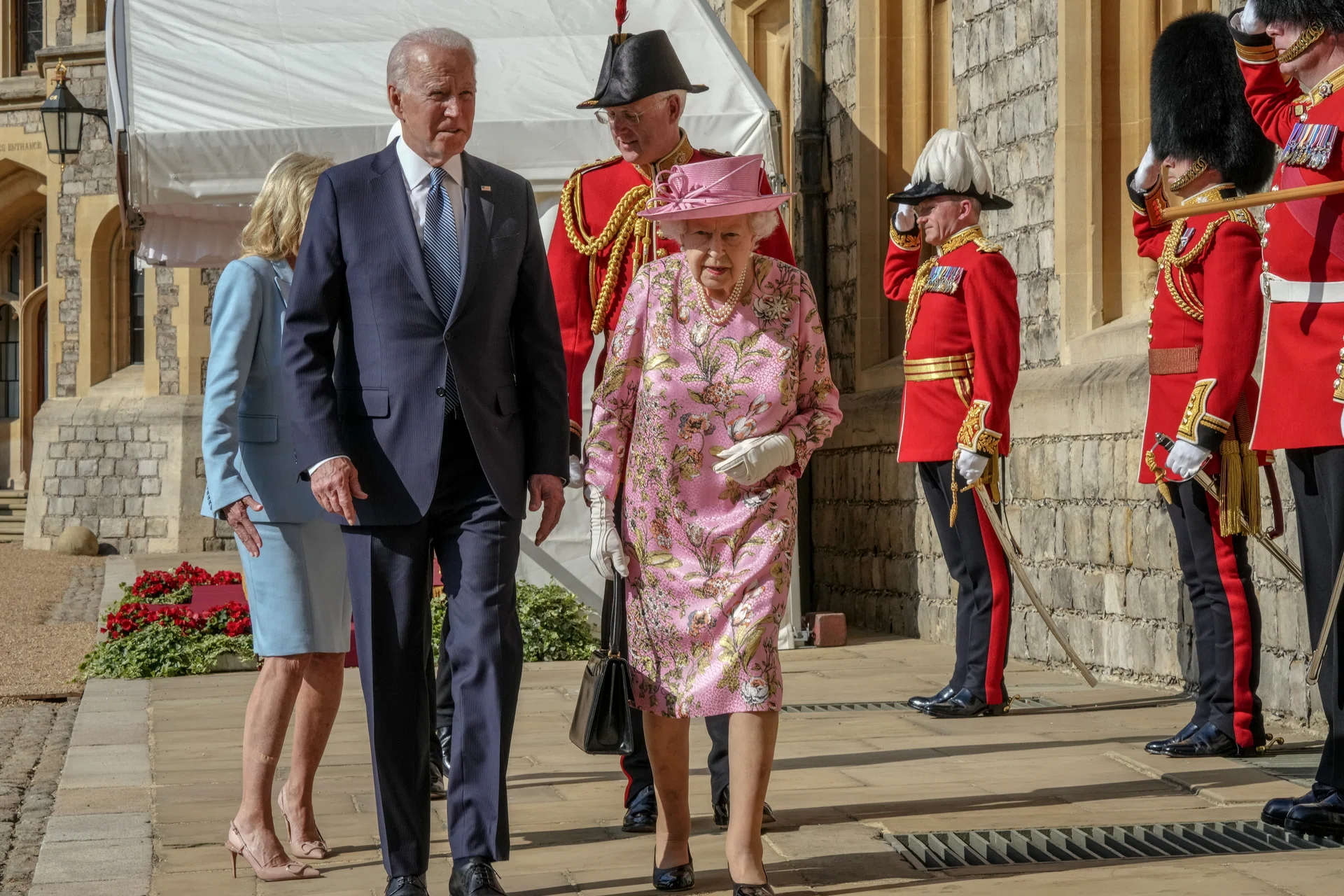 Queen Elizabeth mourned globally as stabilising force amid turmoil ...