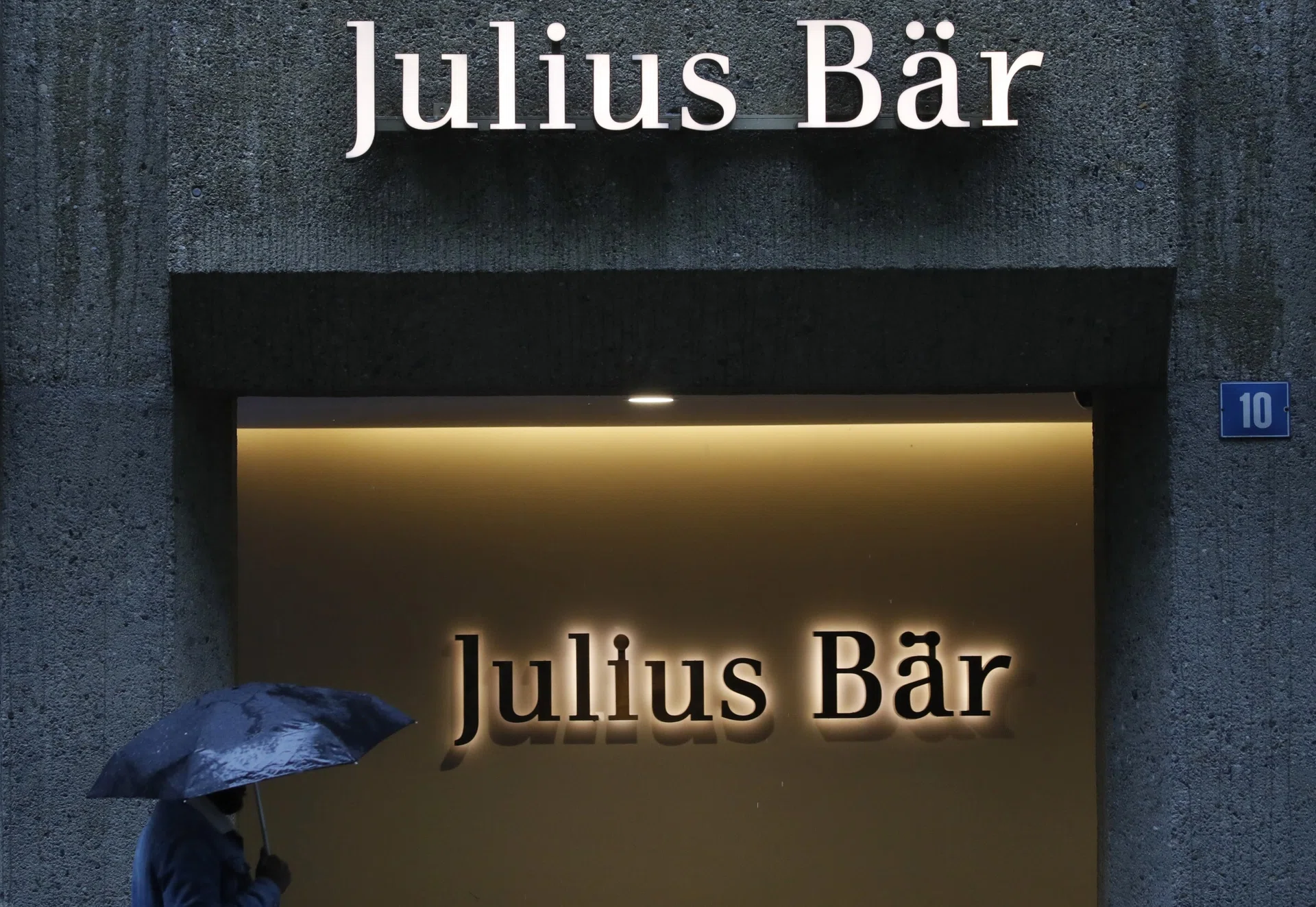 Julius Baer outlook cut by Moody's after Benko hit - The Business Times