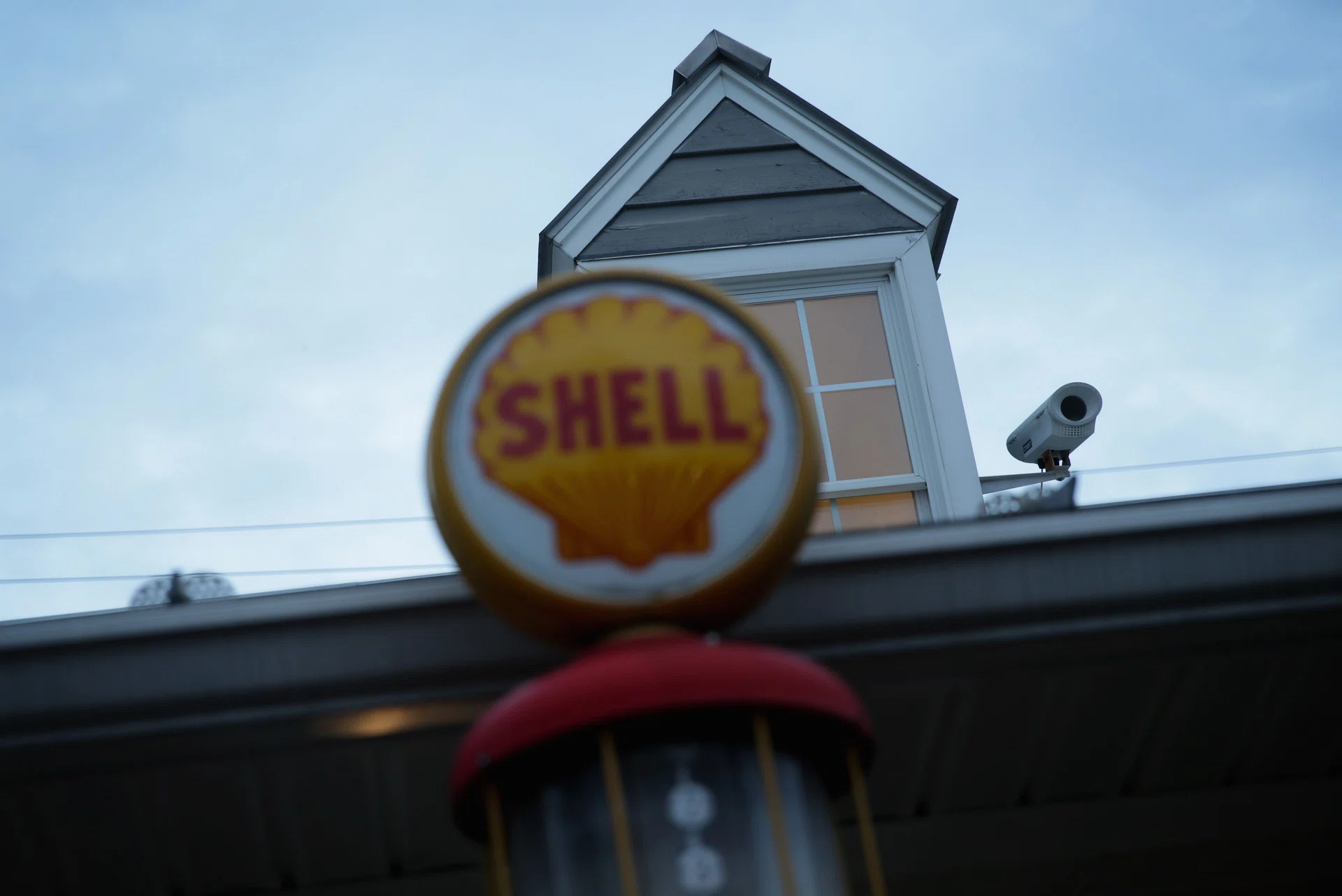 Shell starts oil production from Malaysian deep-water platform - The ...