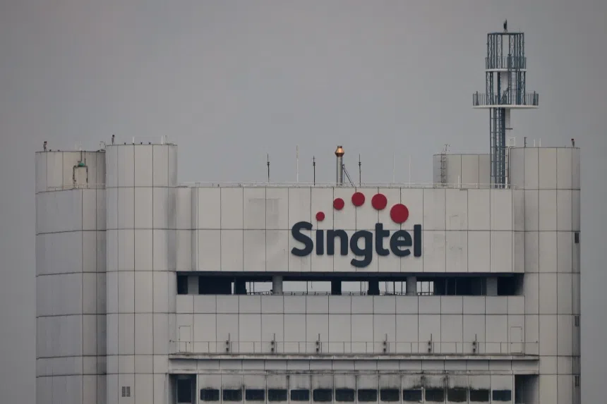 Singtel outage: Experts call for review of emergency hotline ...