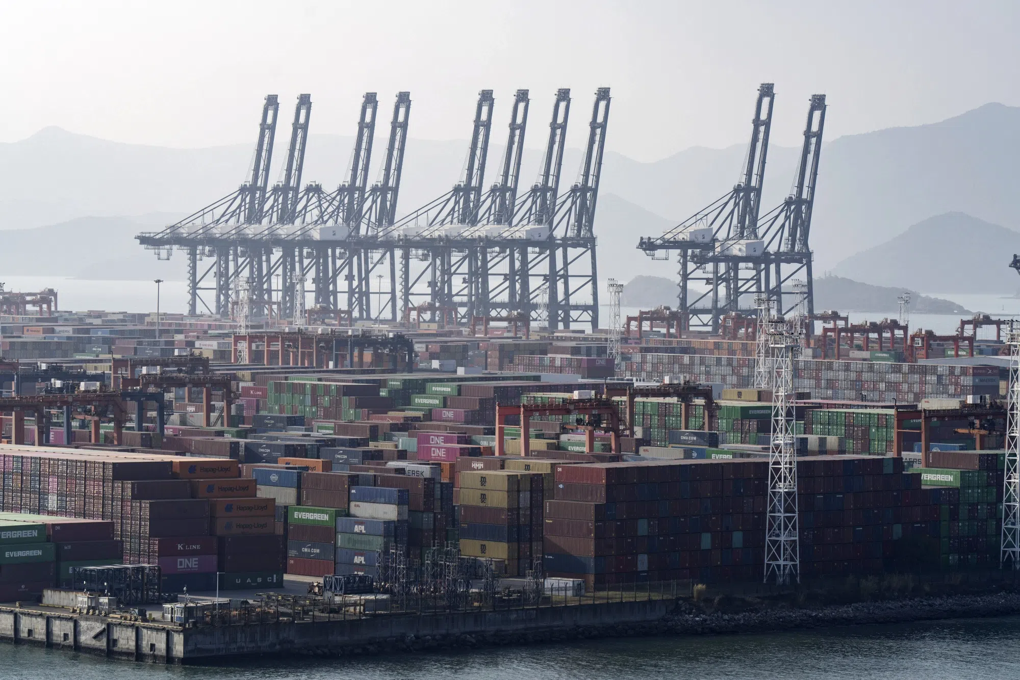 Major Chinese port hit by congestion ahead of holiday, Trump tariff ...