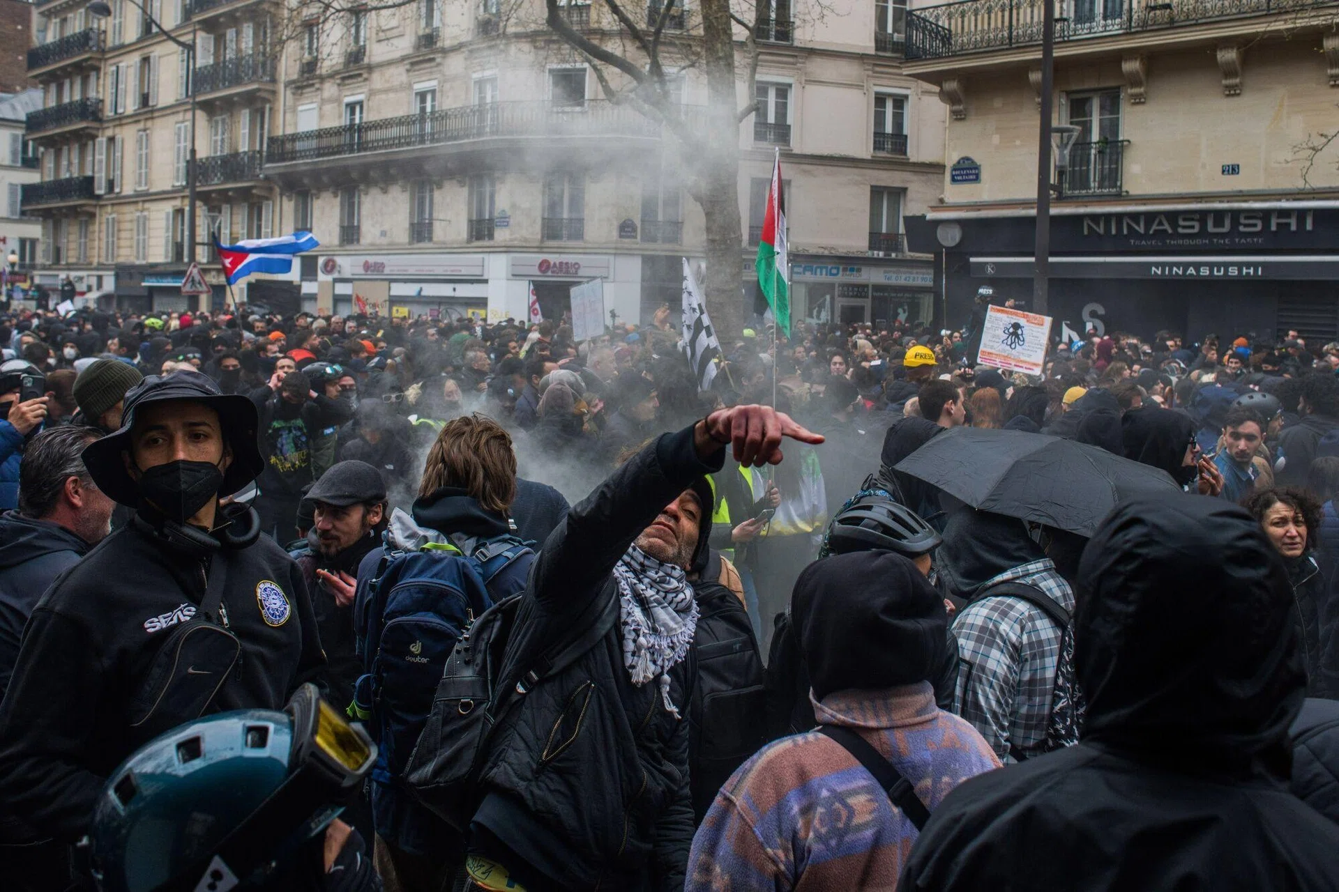 Rubbish in Paris, rules in Brussels - The Business Times