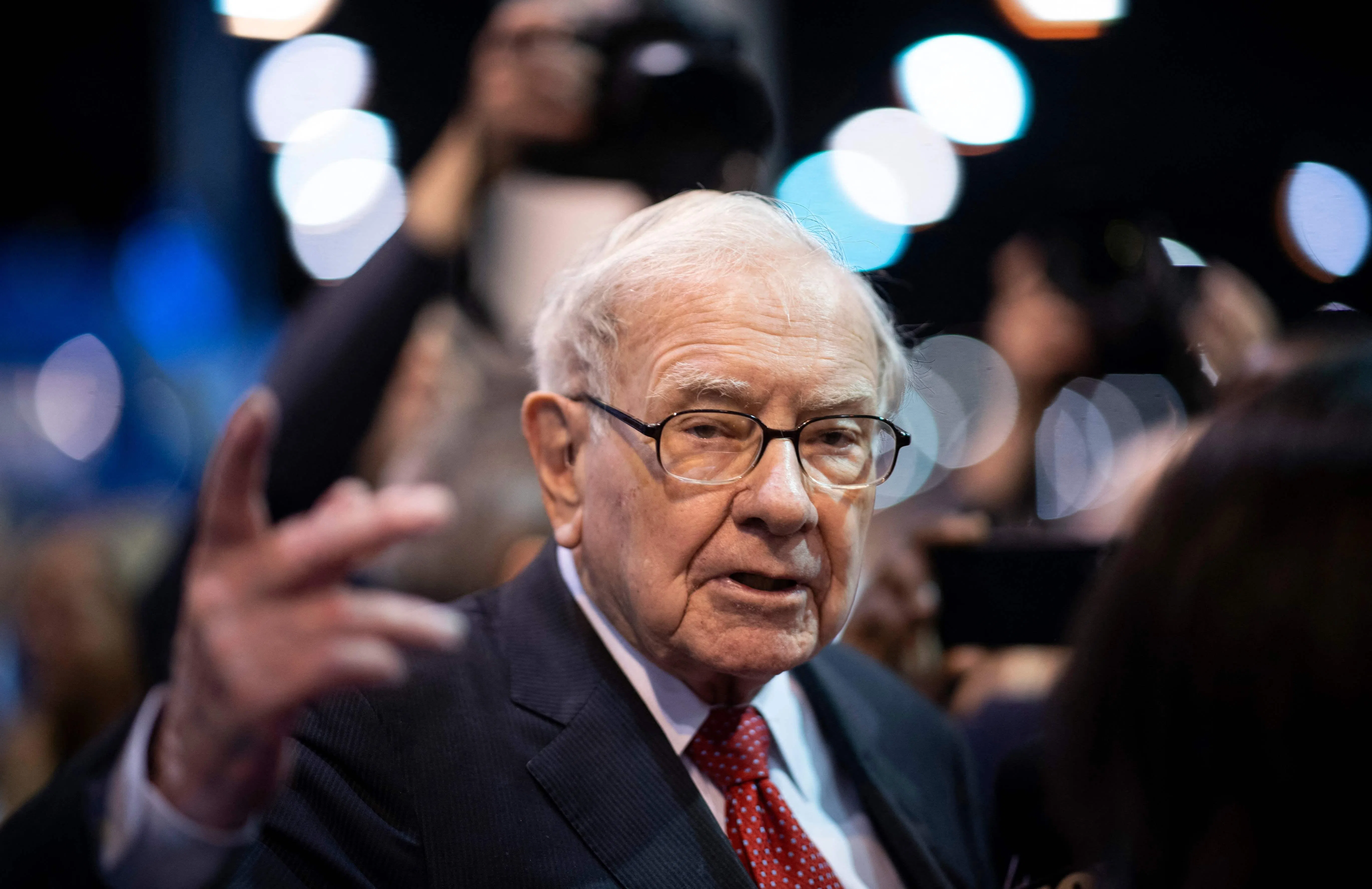 Warren Buffett donates record US$6 billion Berkshire shares - The ...