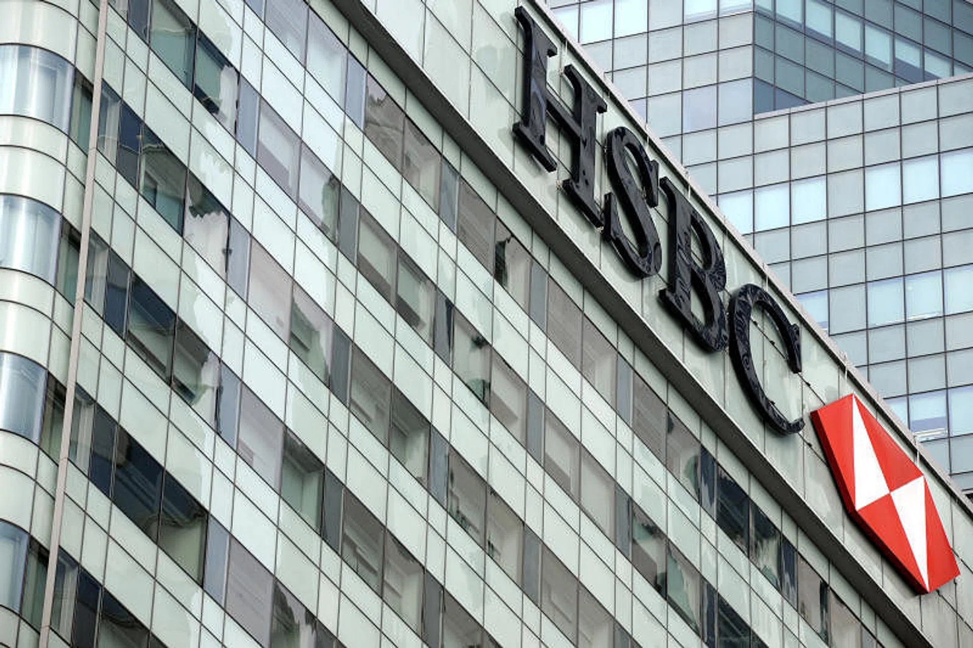 HSBC Singapore rolls out global fund transfer feature on mobile app ...