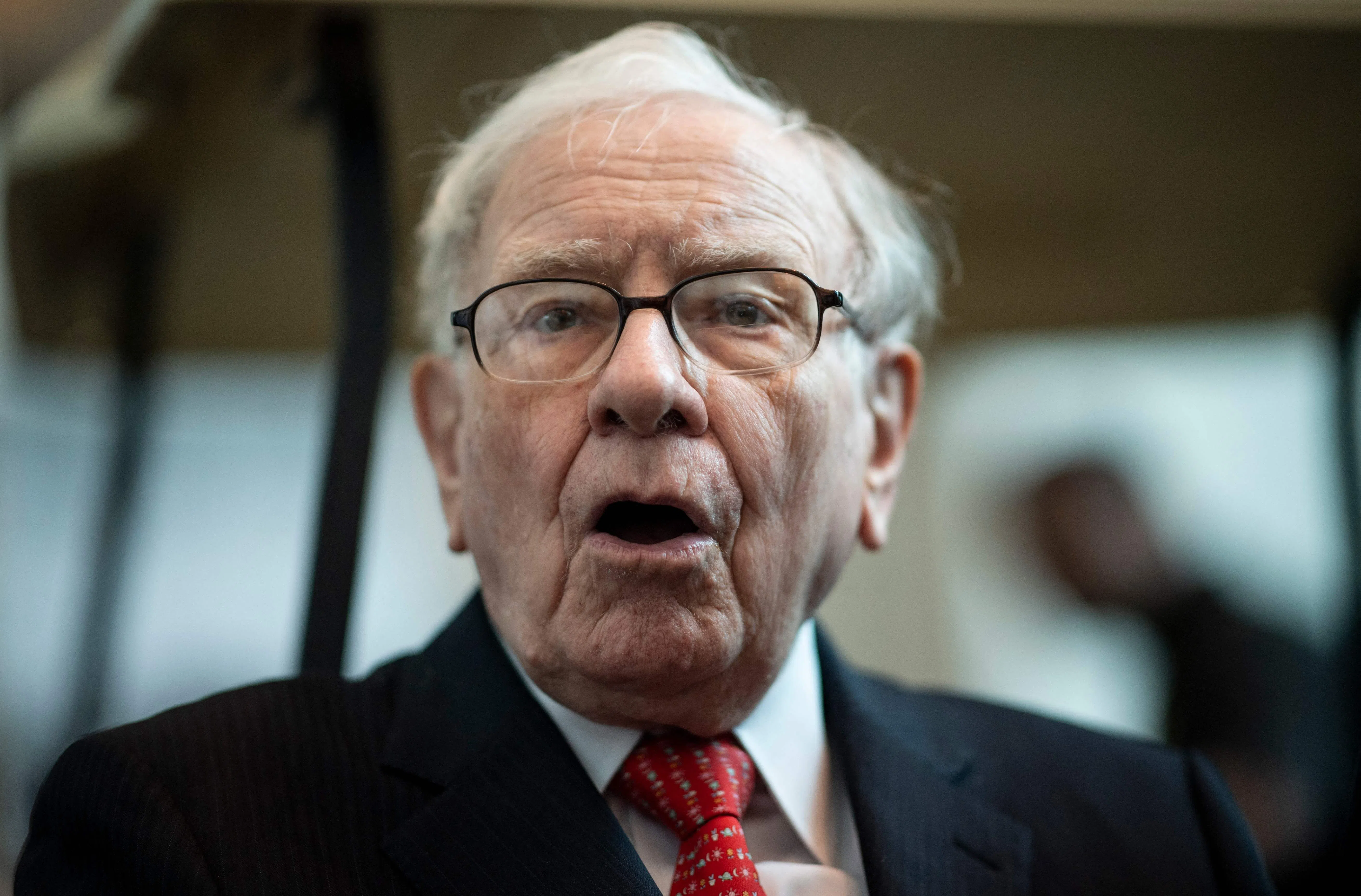Buffett buys US$1.6 billion UnitedHealth stake, sells T-Mobile - The ...