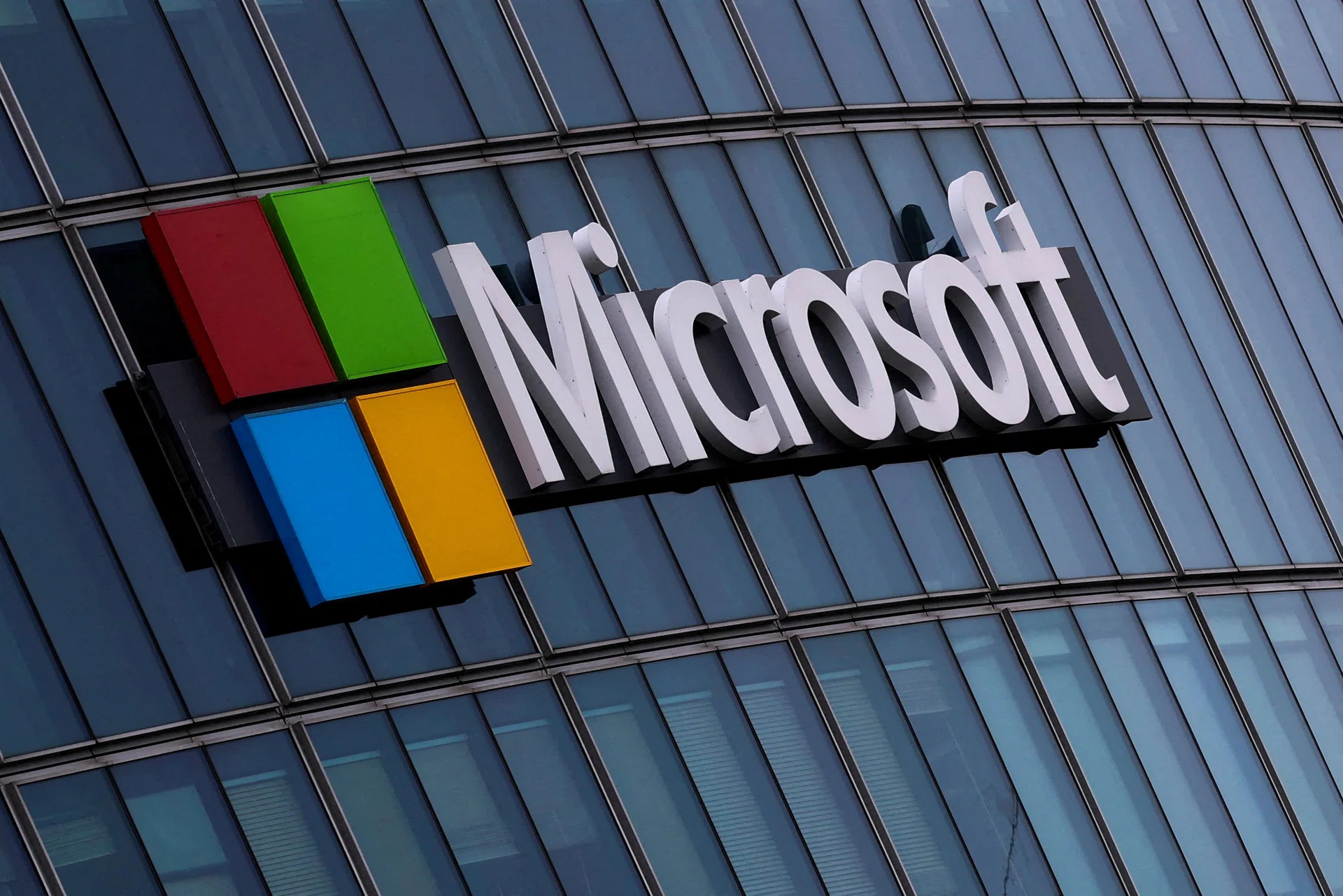 Microsoft offers voluntary retirement to about 7% of US workers - The ...