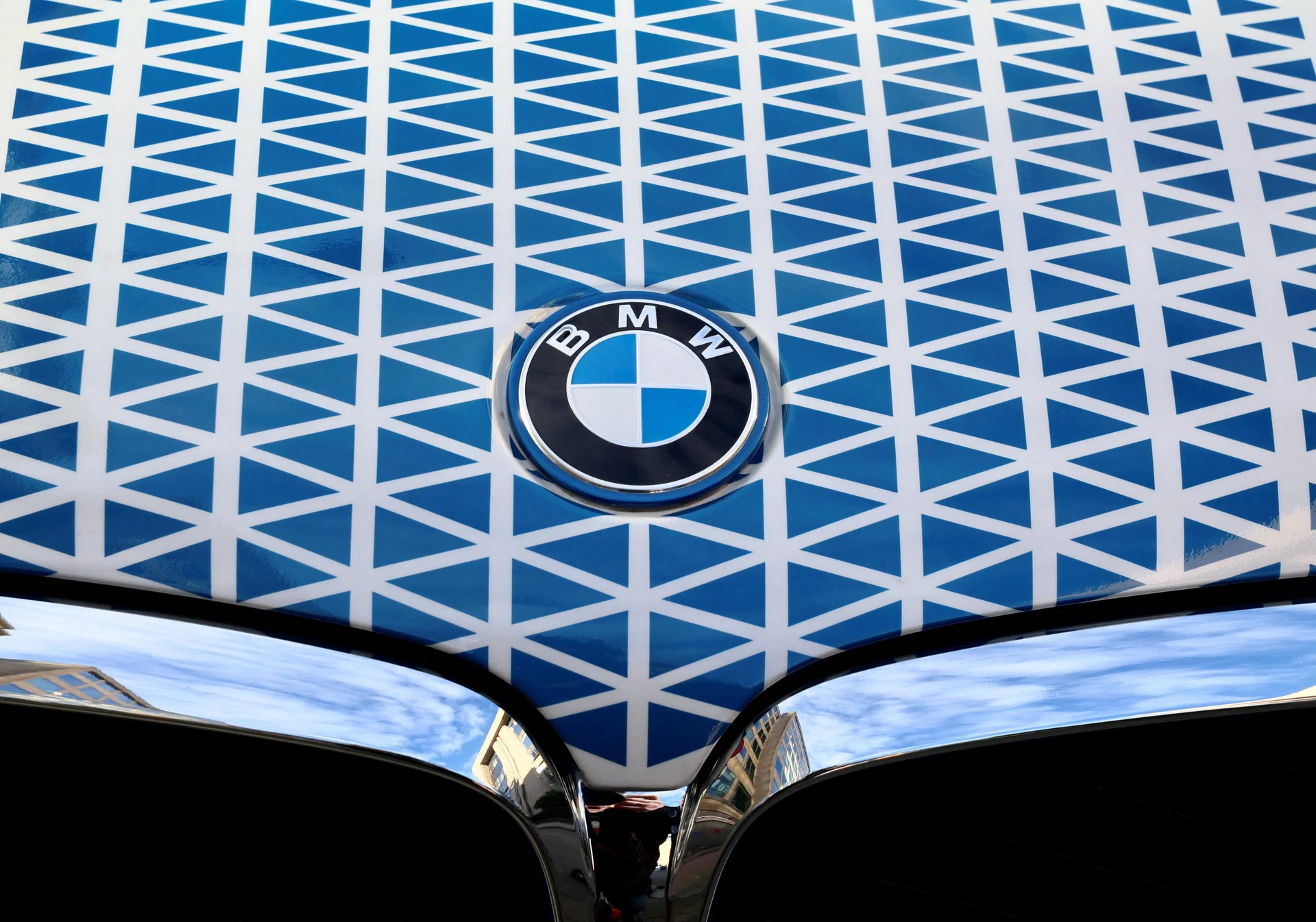 BMW profits soar in 2022 despite supply chain woes - The Business Times