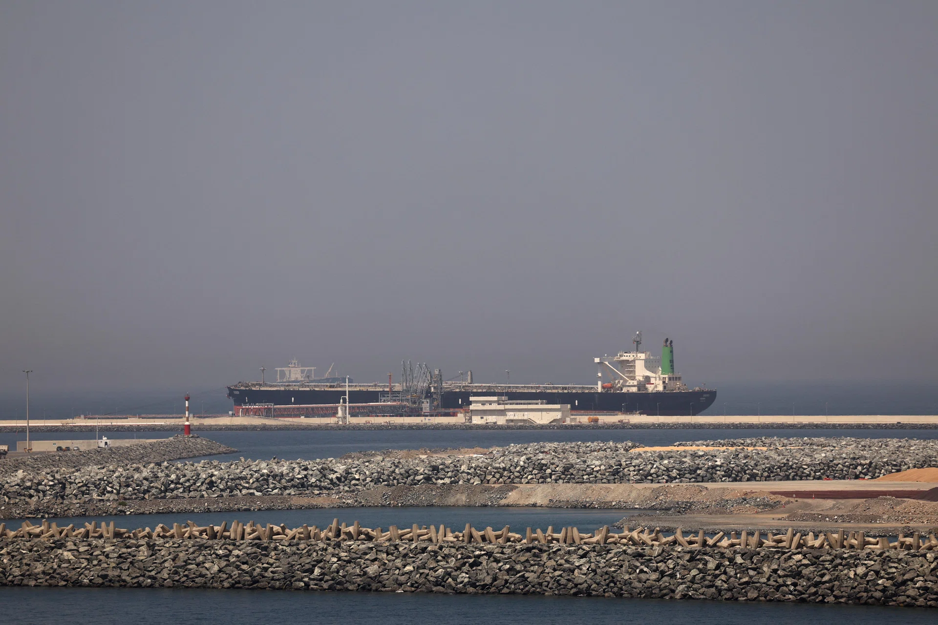 Oil prices settle in mixed direction on conflicting reports of US-Iran ...