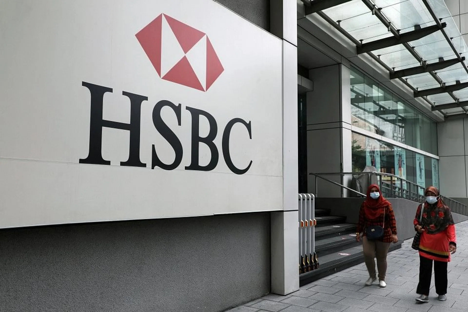 HSBC hires CIMB's Omar Siddiq as CEO of Malaysian unit - The Business Times