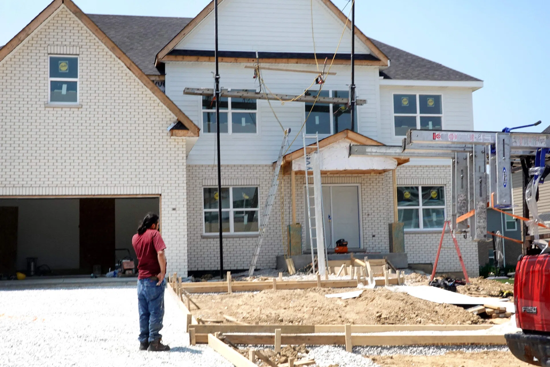 US single-family housing starts tumble in August - The Business Times