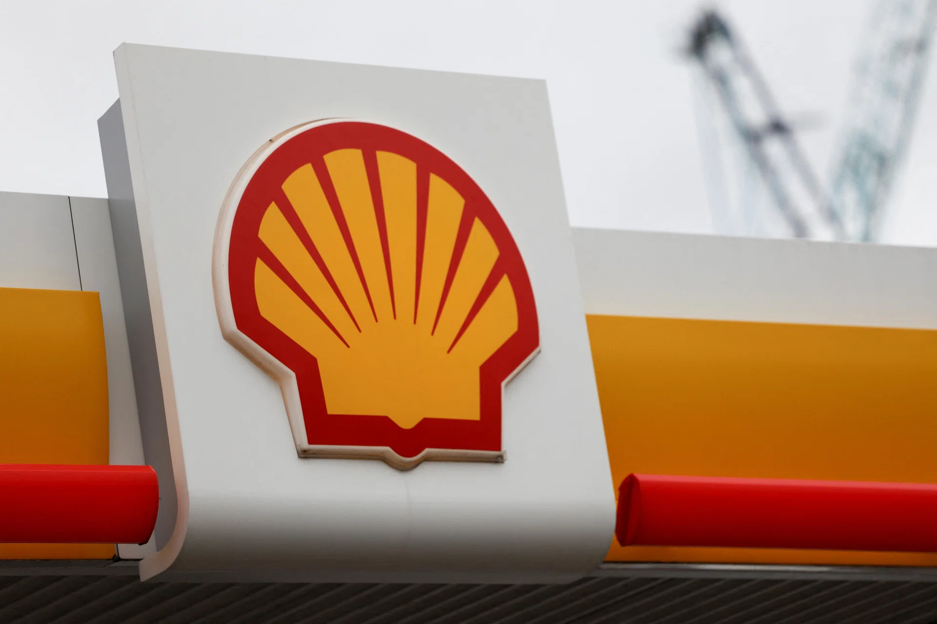 Shell posts Q1 profit of US$9.65 billion, lifted by fuel trading - The ...