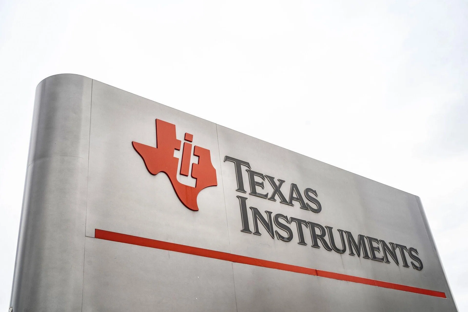 Texas Instruments gives solid forecast in sign of comeback - The ...