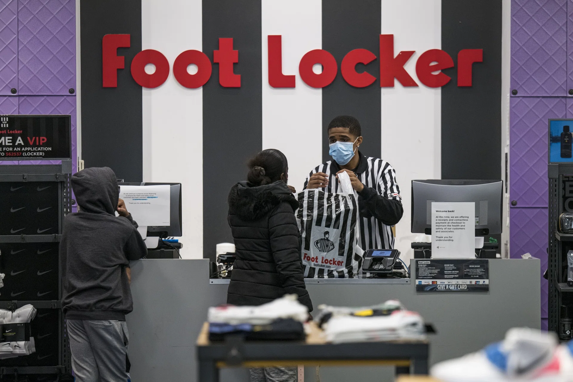 Foot Locker to emphasise newer Nike styles at stores amid soft demand ...