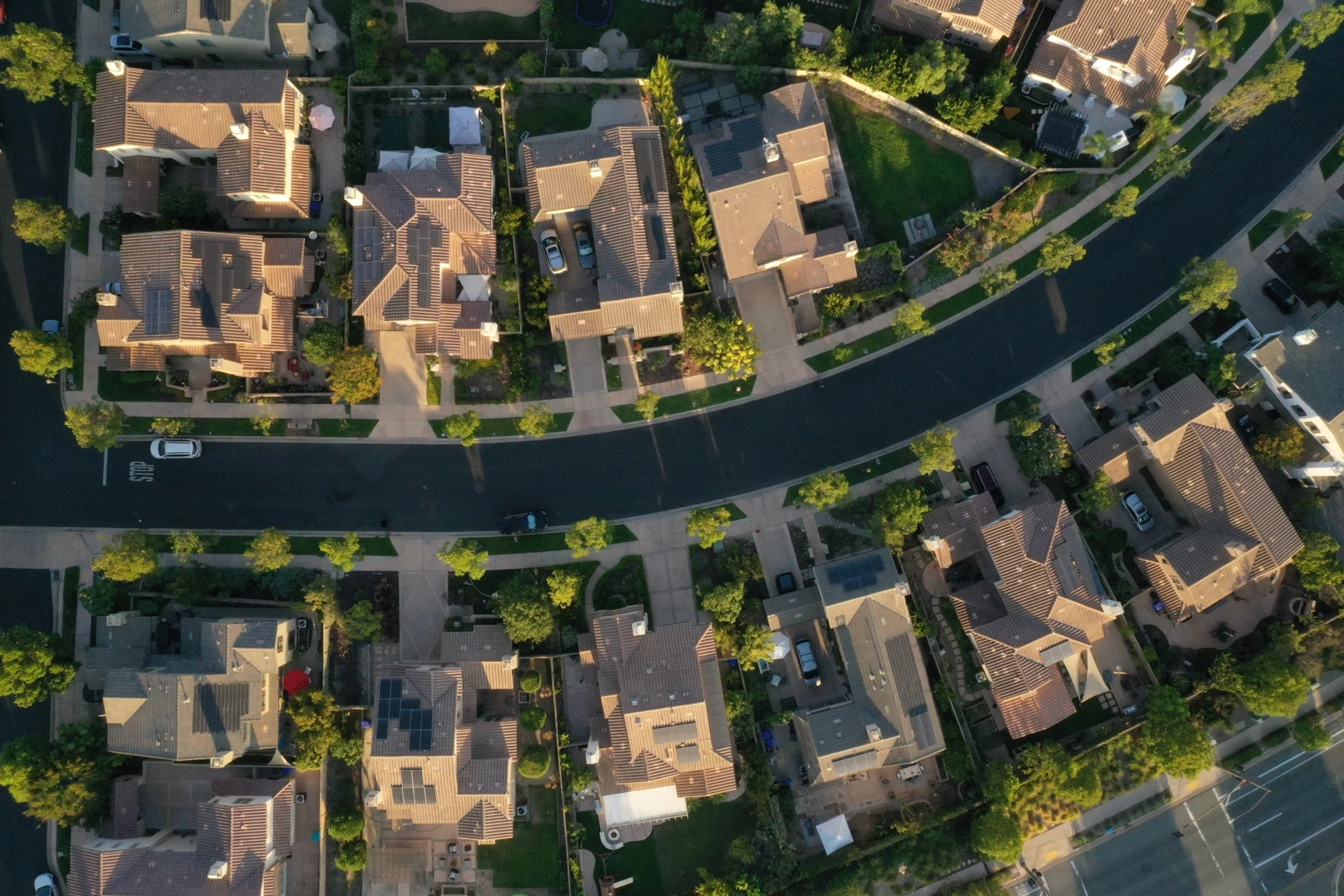 US pending home sales fall to second-lowest level on record - The ...