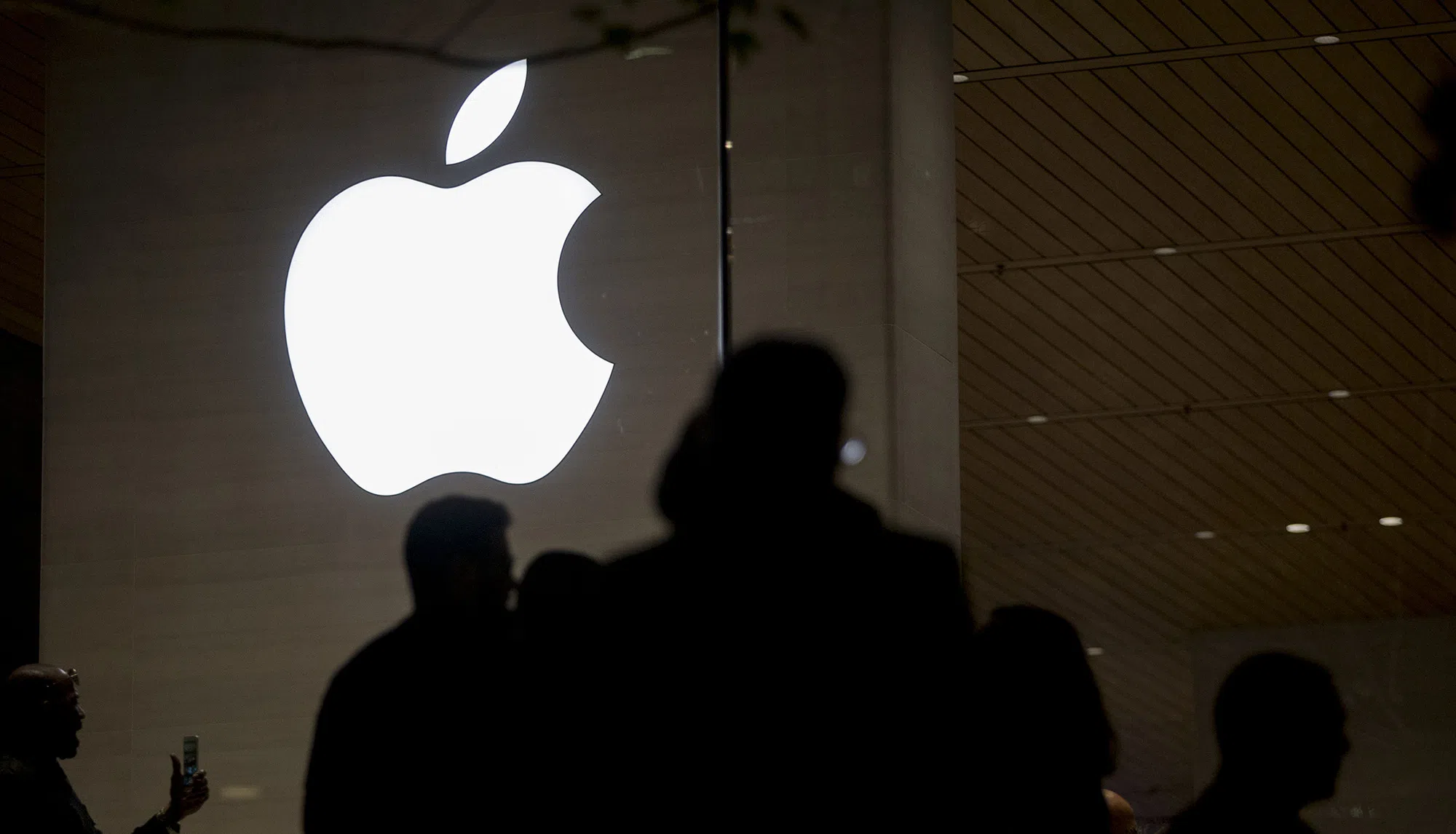 Singapore cybersecurity agency urges Apple users to install update on ...