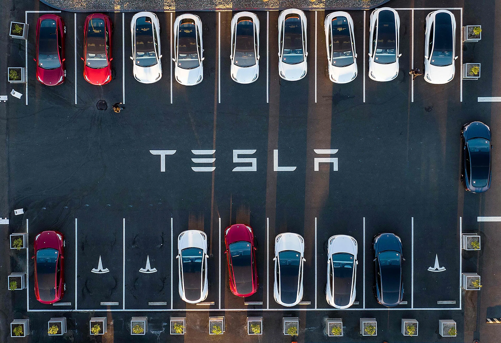 Tesla market value slips below US$1 trillion as Europe sales sink - The ...