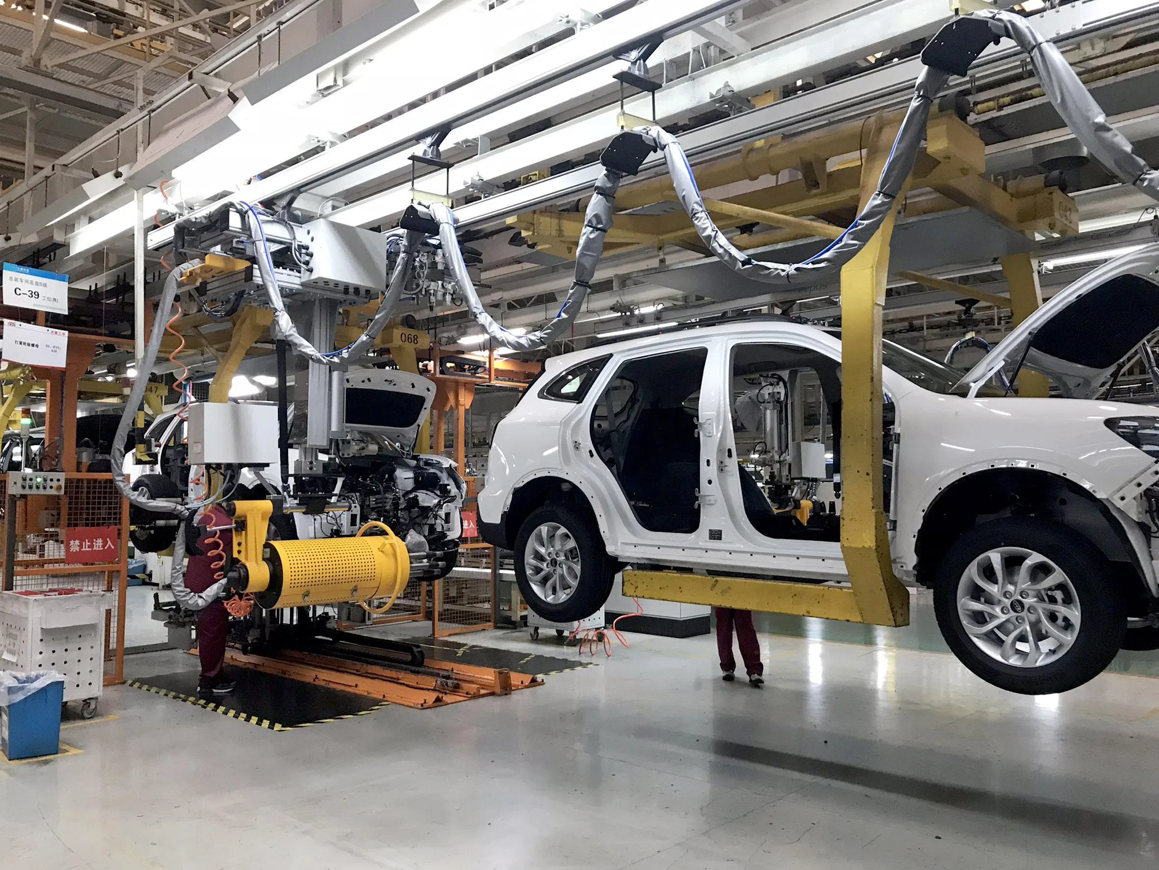 China vehicle makers pivot to hybrids for Europe to counter EV tariffs ...