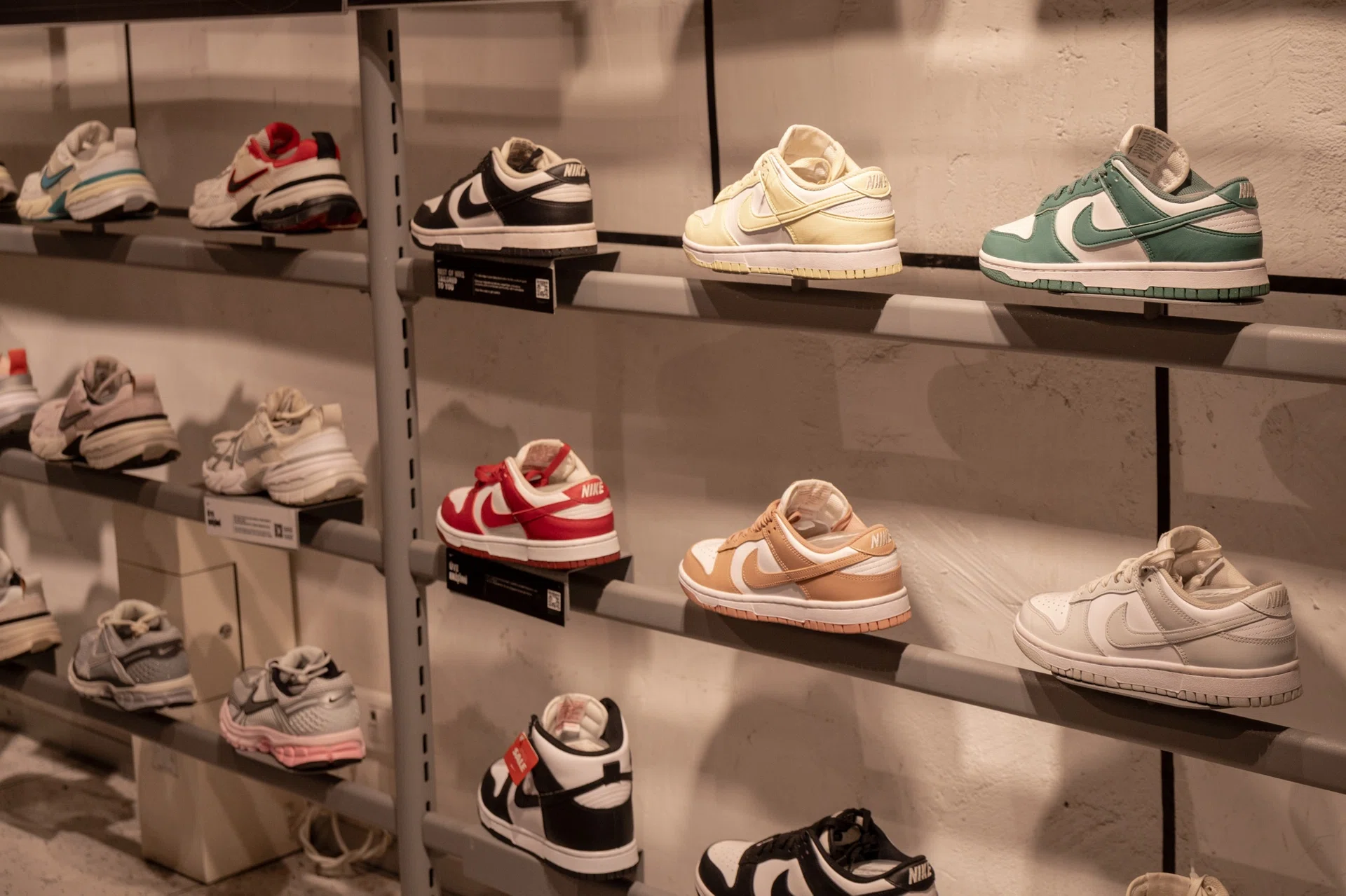 Nike rises after Bill Ackman’s Pershing Square discloses stake - The ...