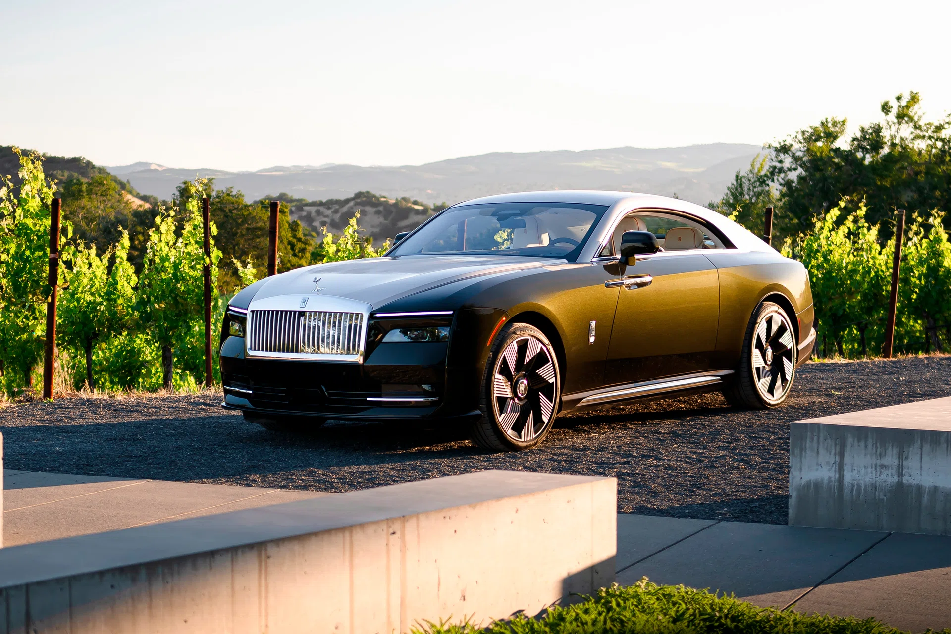 Rolls-Royce Spectre review: A S$2.1m slice of heaven - The Business Times