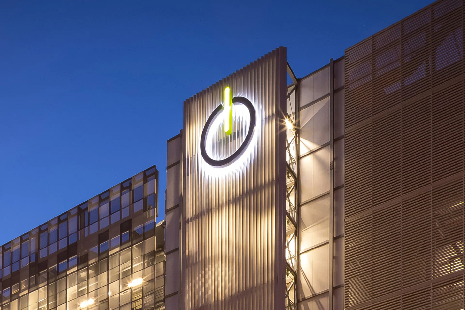 Warburg said to co-lead pursuit of Global Switch with SC Capital ...