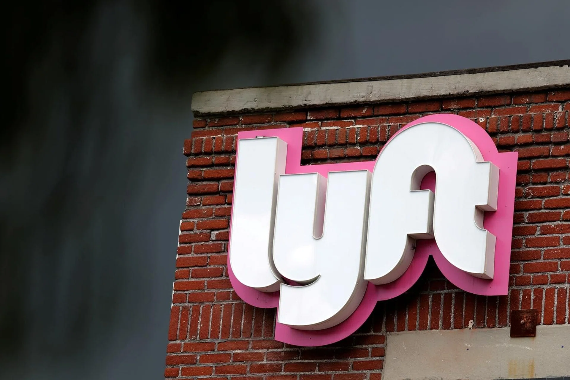 Lyft seeks slice of food-delivery amid a slow recovery in rides - The ...