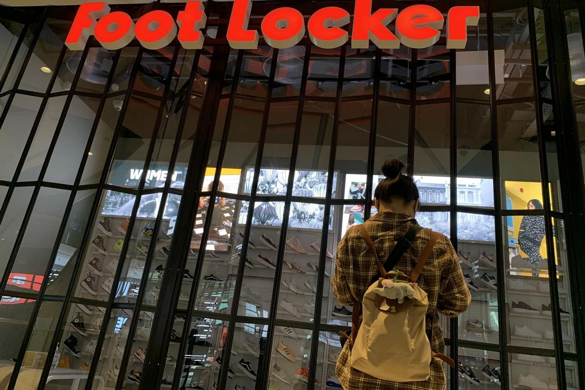 Foot Locker plunges most in over 40 years as Nike pulls back - The ...