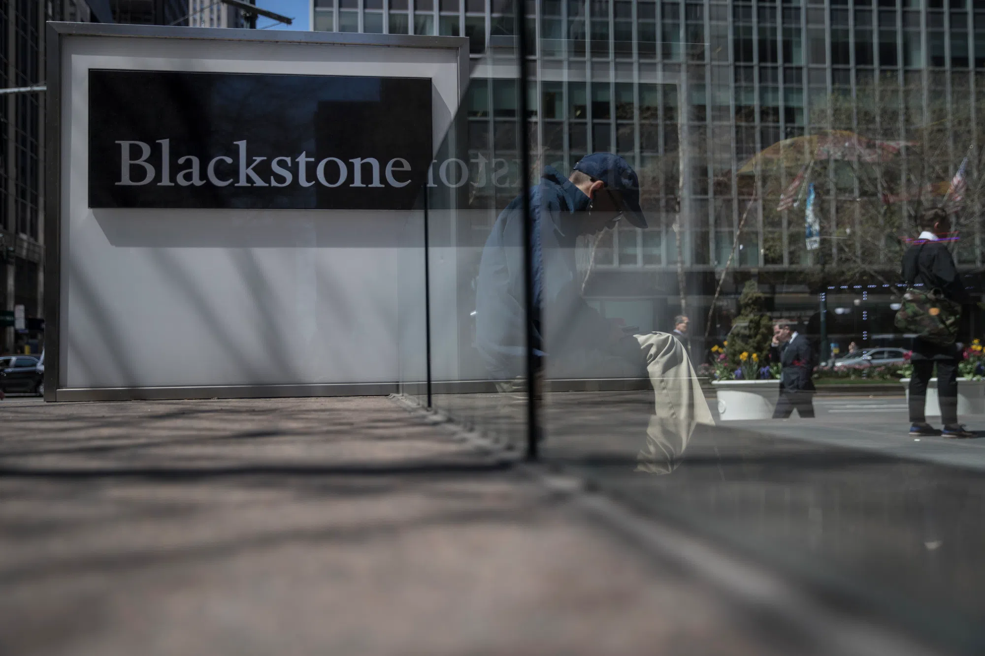 Blackstone’s flagship private credit fund lands US$2.4 billion - The ...