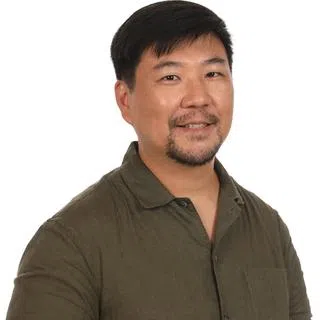 SingPost halves sacked CEO Vincent Phang's pay to S$616,400 - The ...