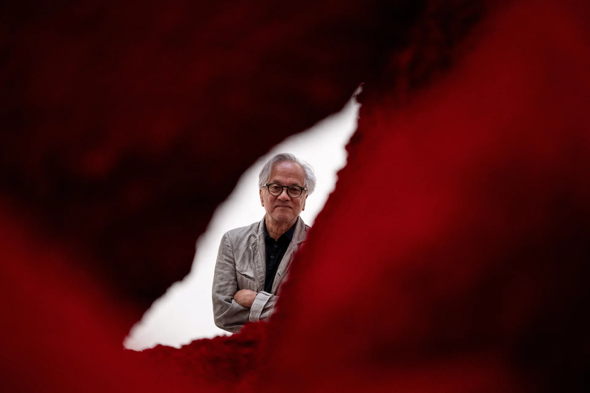 Artist Anish Kapoor presents works old and new in London gallery return ...