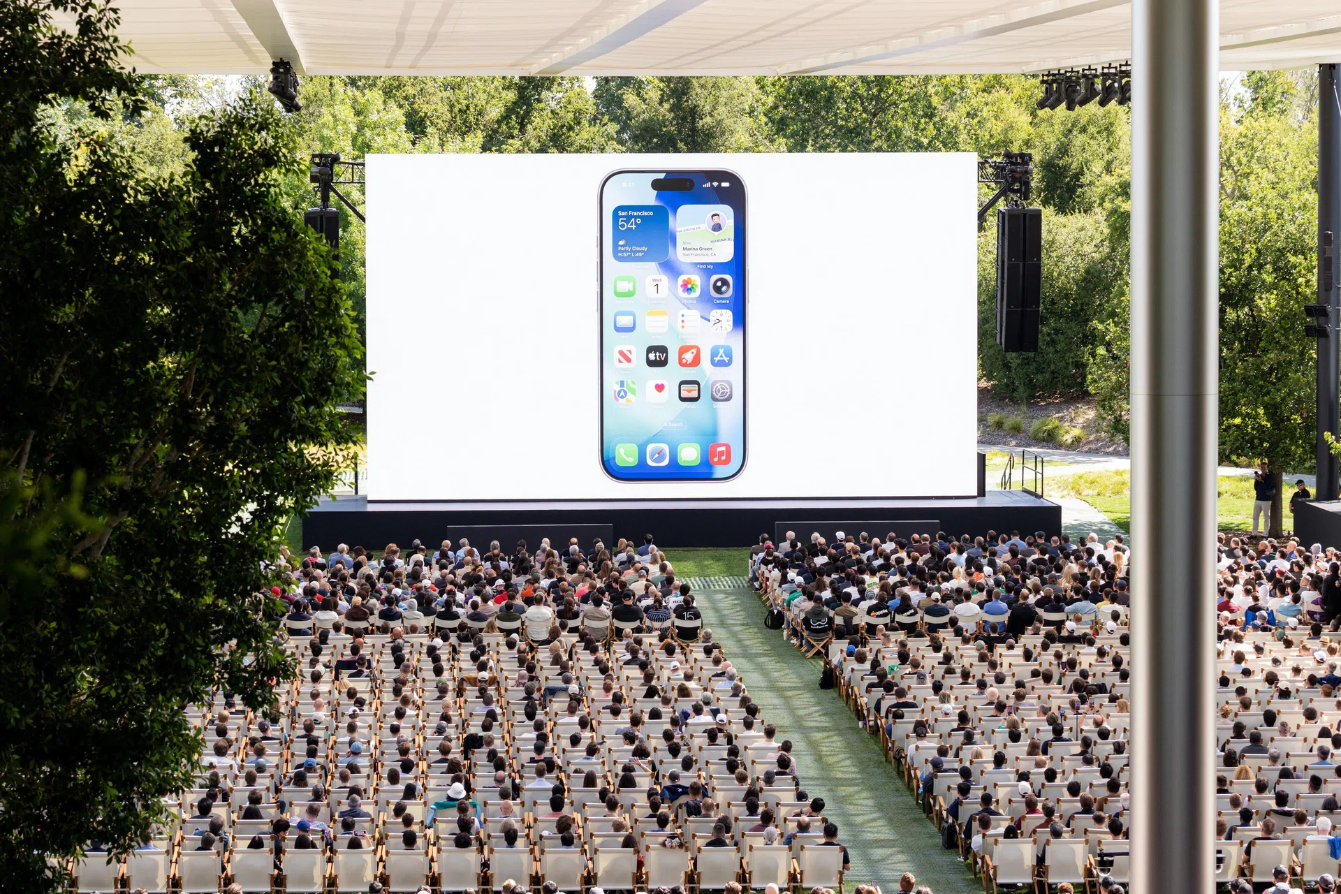 Apple is handing AI power to its rival Google - The Business Times