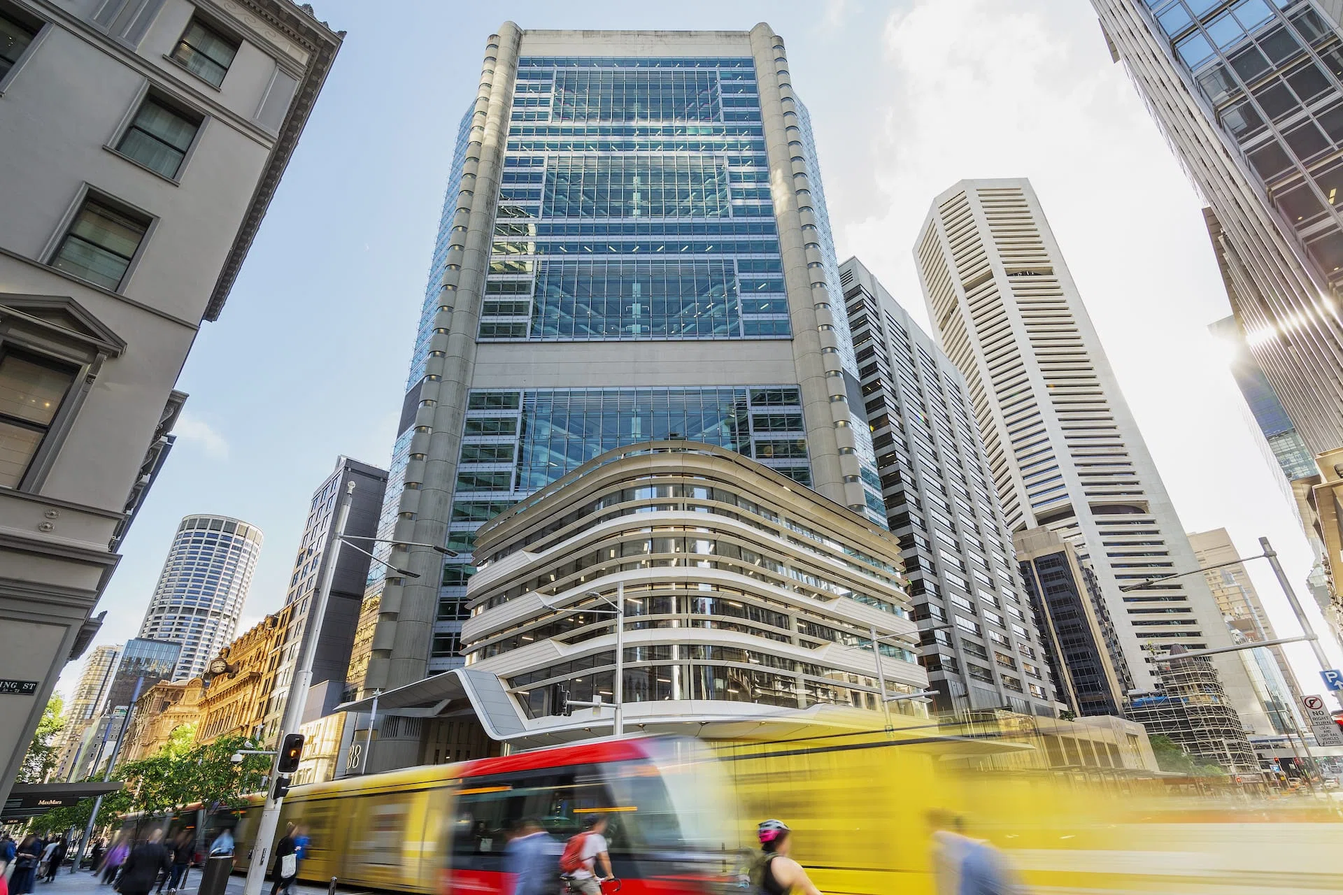 UOL, SingLand in preliminary talks to acquire half stake in Sydney ...