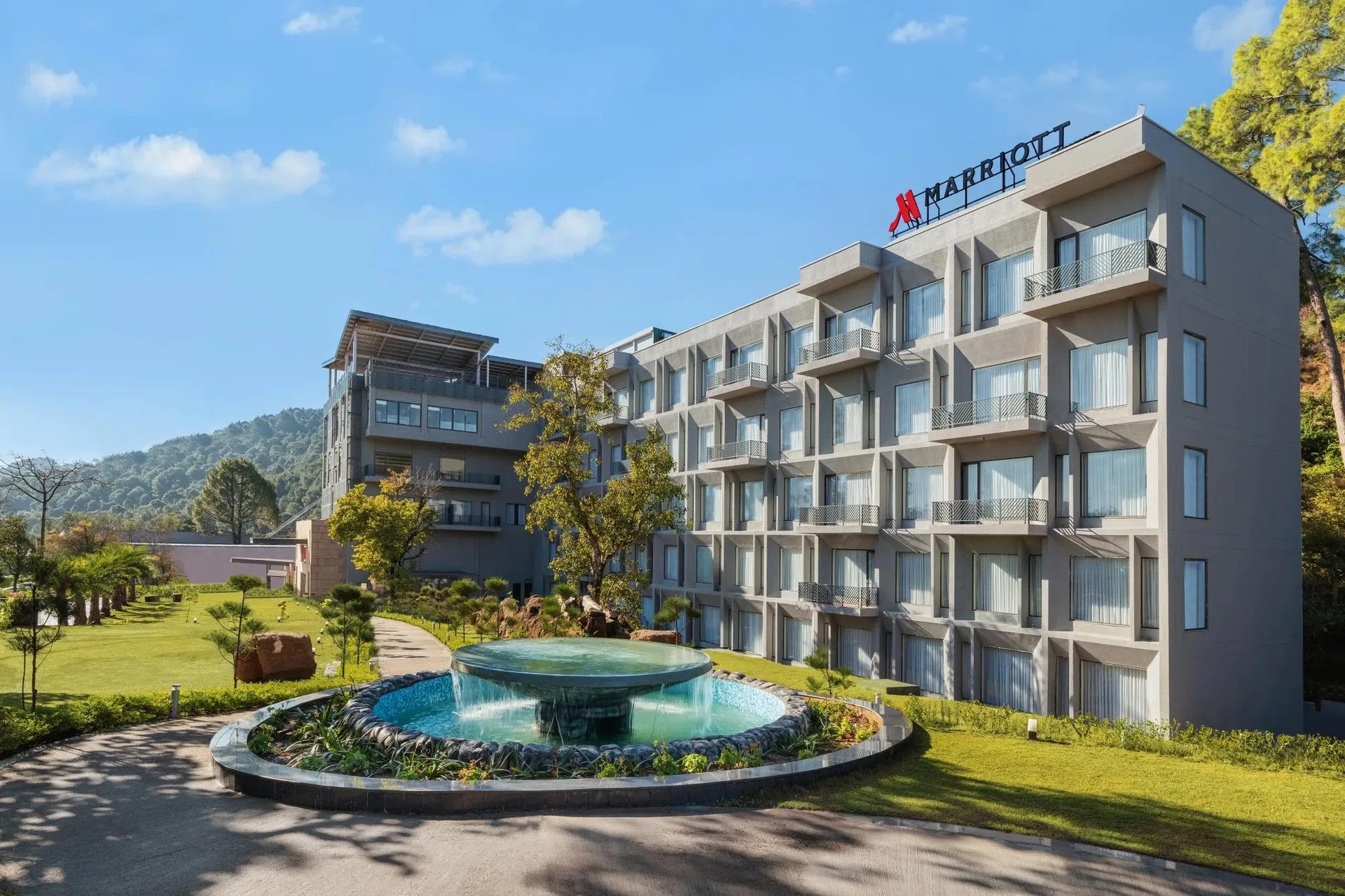 Global hotel giants bet India's local travel boom can defy slowdown ...