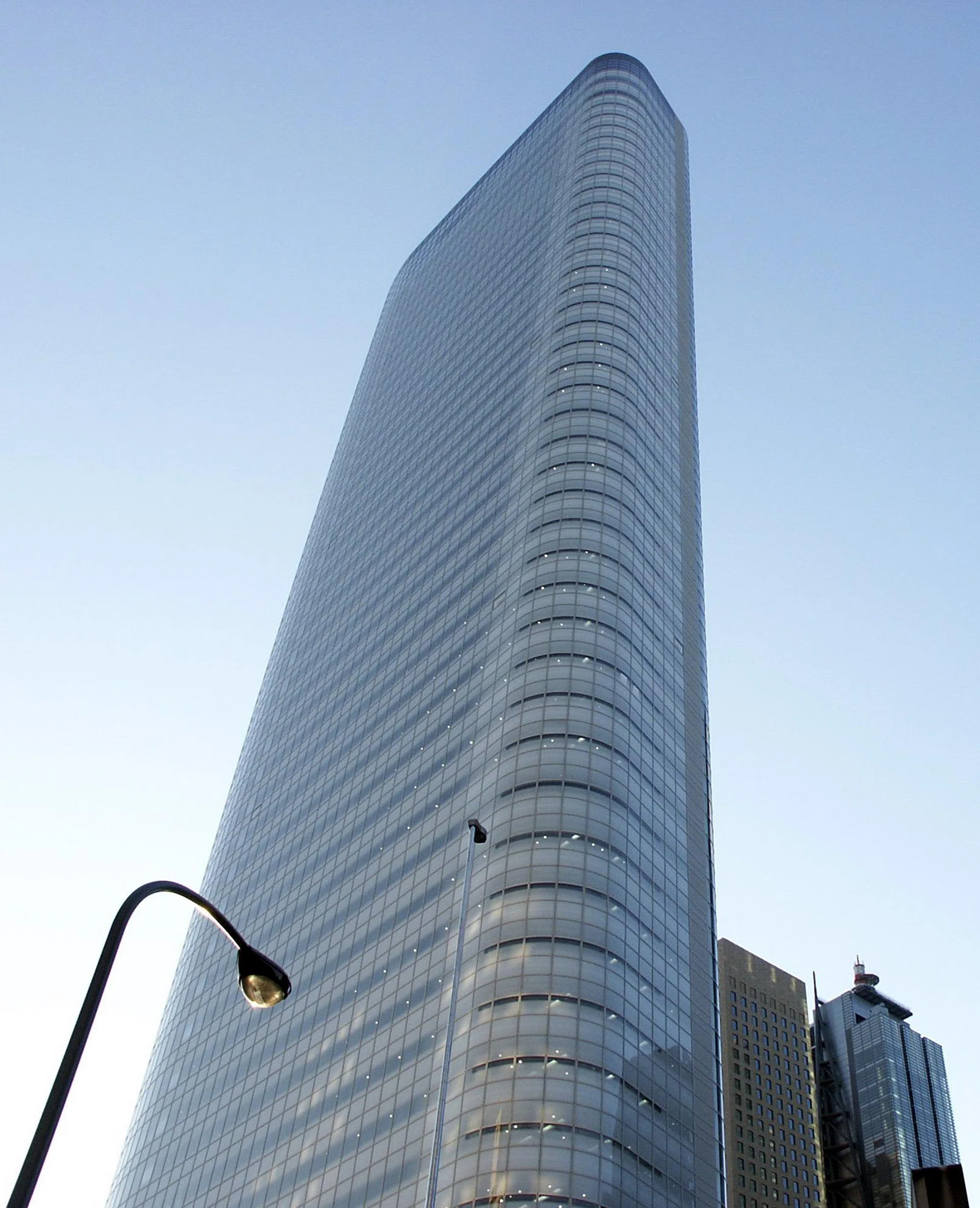 KKR, Hulic bid US$2 billion for GIC’s central Tokyo skyscraper - The ...