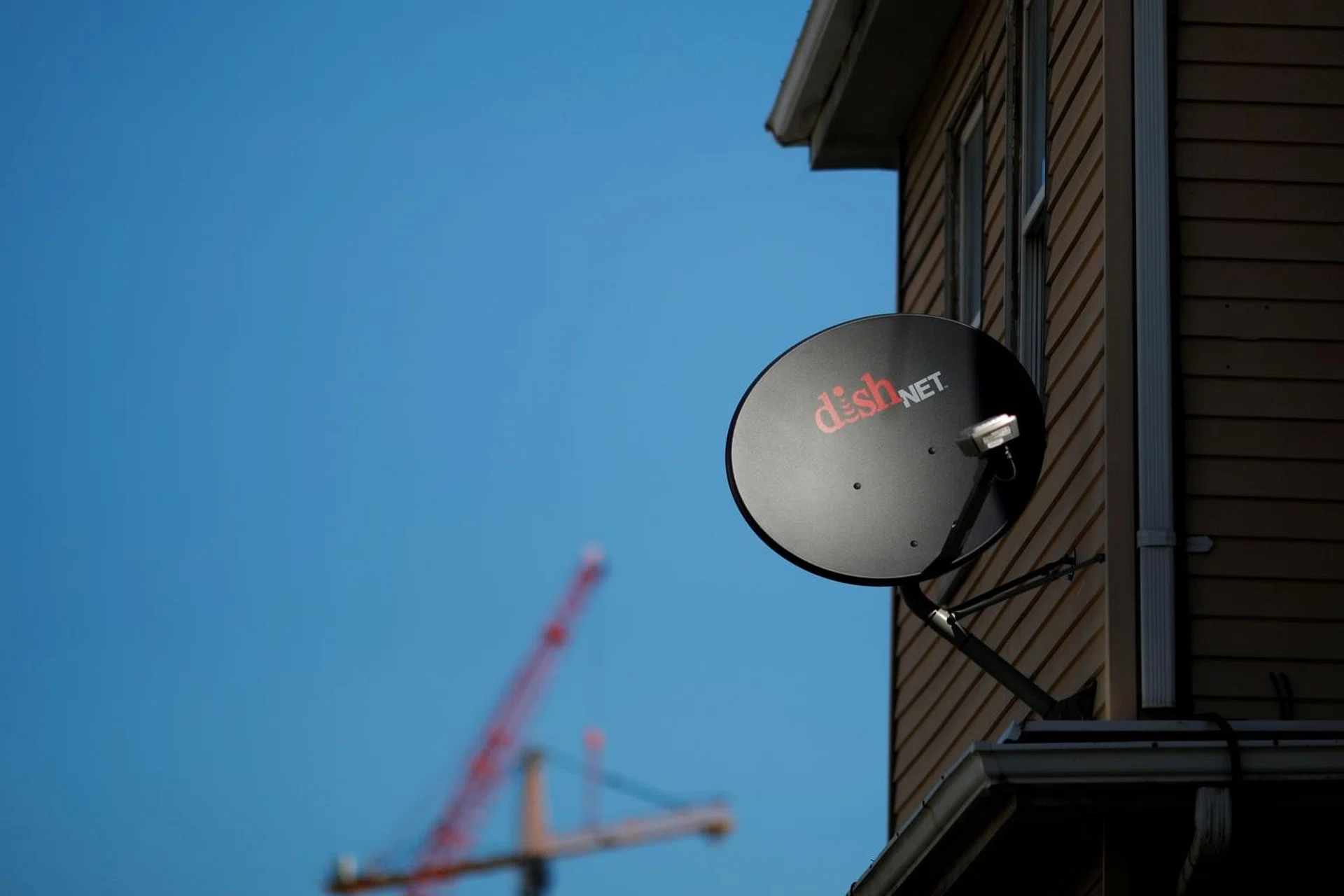 Dish gets Amazon on board to build 5G network, to launch in Las Vegas ...