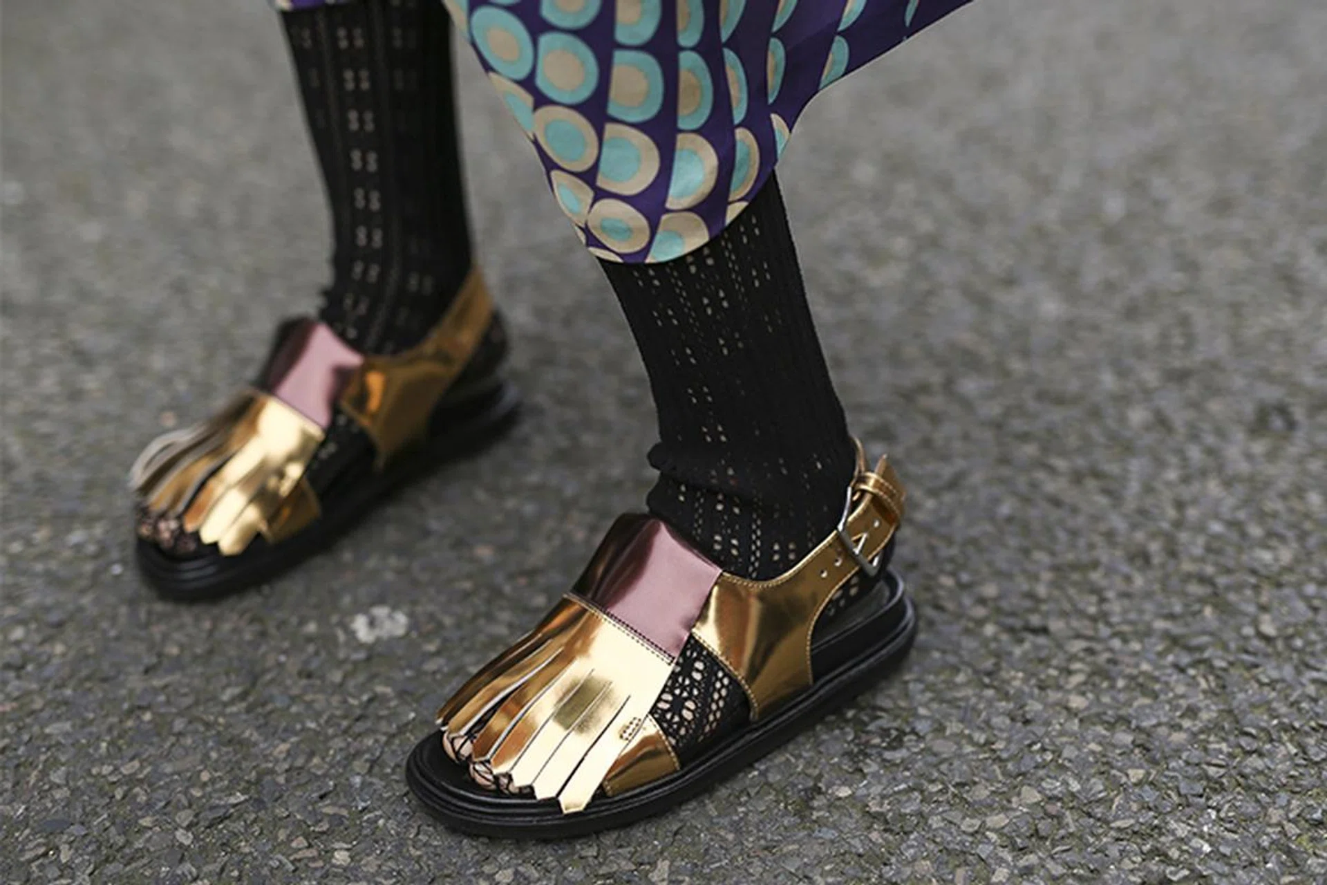 The Stylish Yet Affordable Sandals For Your Year-End Vacation | FZINE ...
