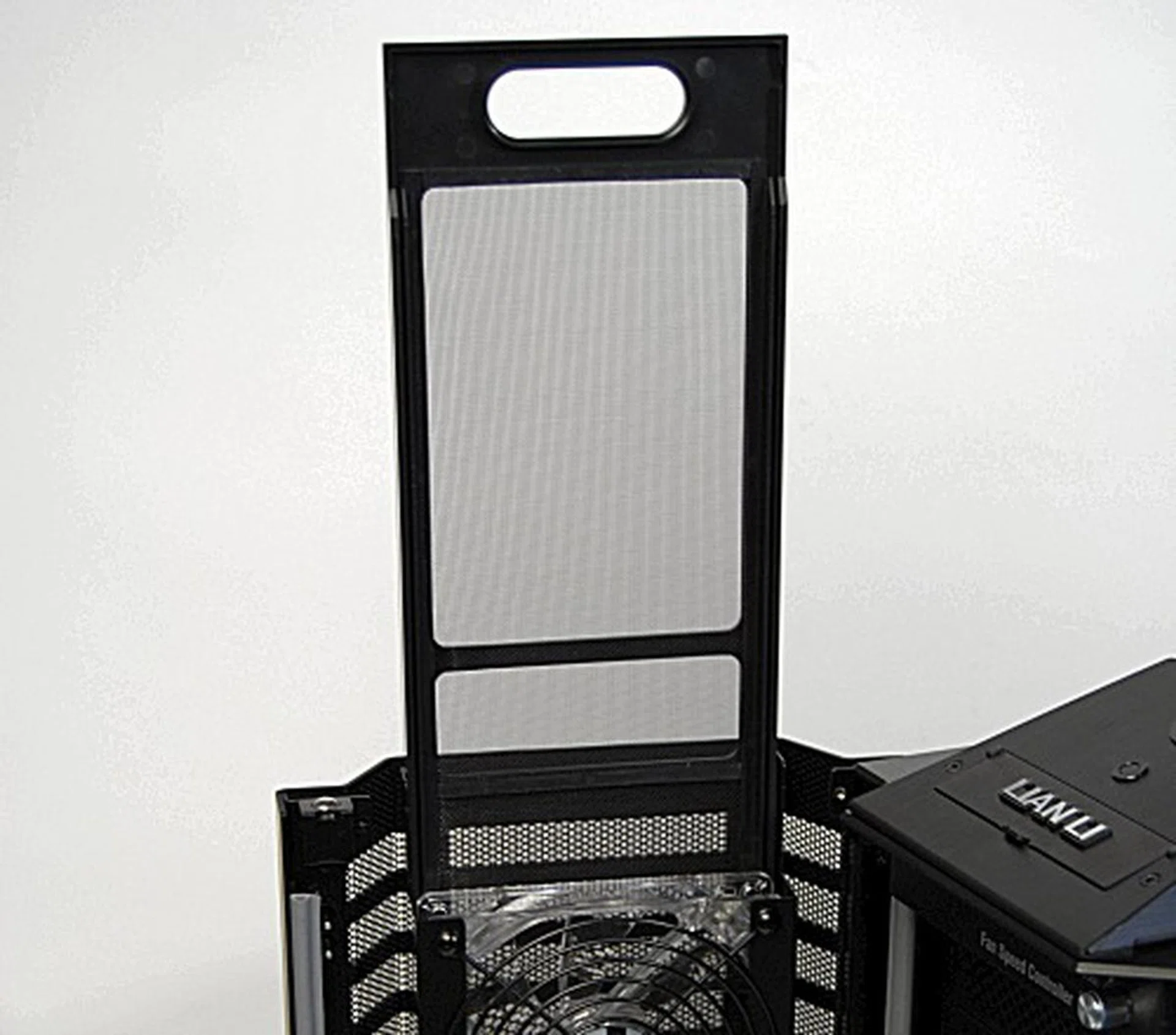 Lian Li Armorsuit PC-P60 | HardwareZone Singapore