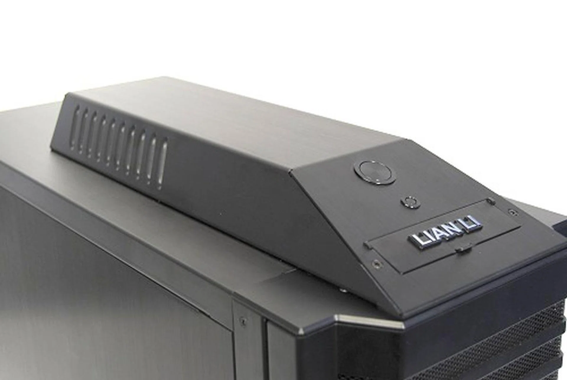 Lian Li Armorsuit PC-P60 | HardwareZone Singapore