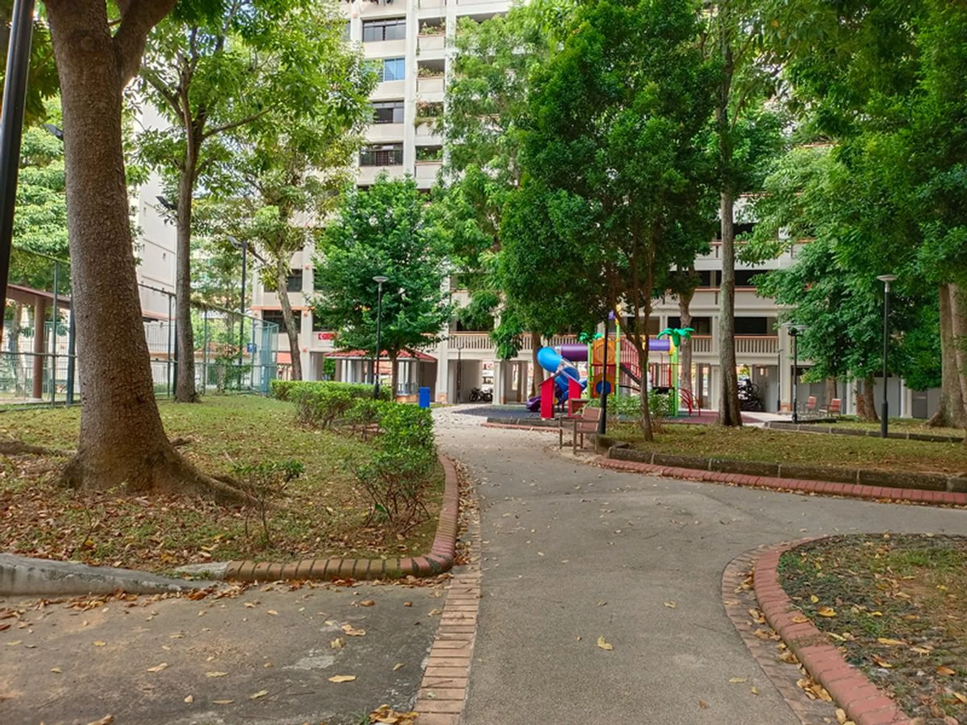 Vivo V21 5G phone review: Viable for the best looking phone award ...