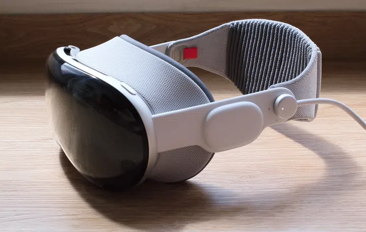 Does visionOS 26 mean Apple's smart glasses are coming? | HardwareZone Singapore