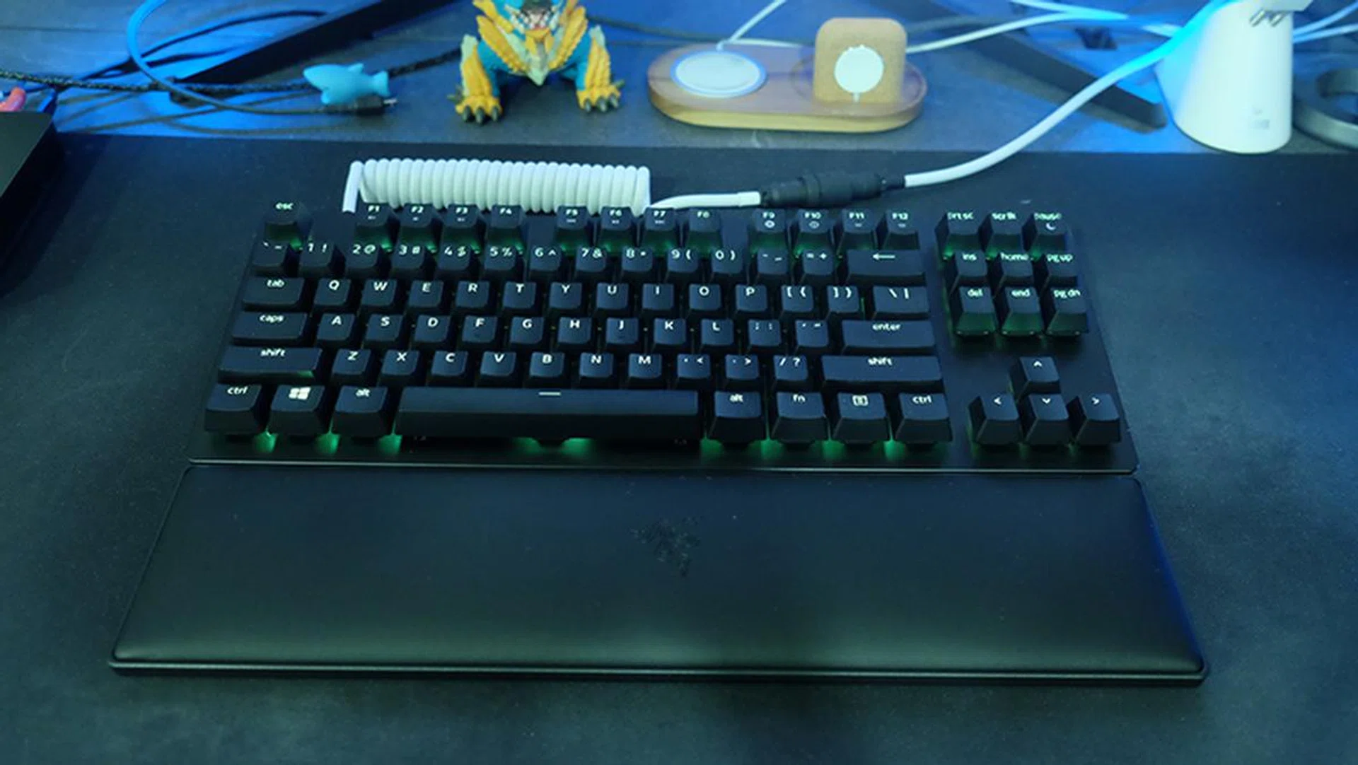 Razer Huntsman V2 TKL review: Speed of light | HardwareZone Singapore