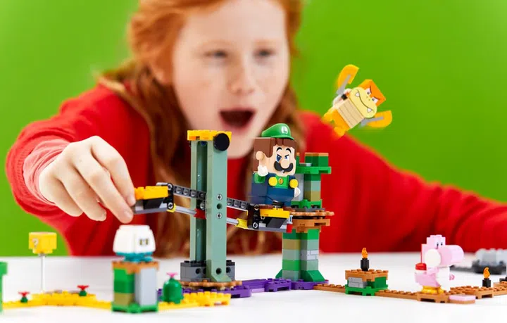 LEGO have revealed a new Super Mario starter course featuring Luigi ...